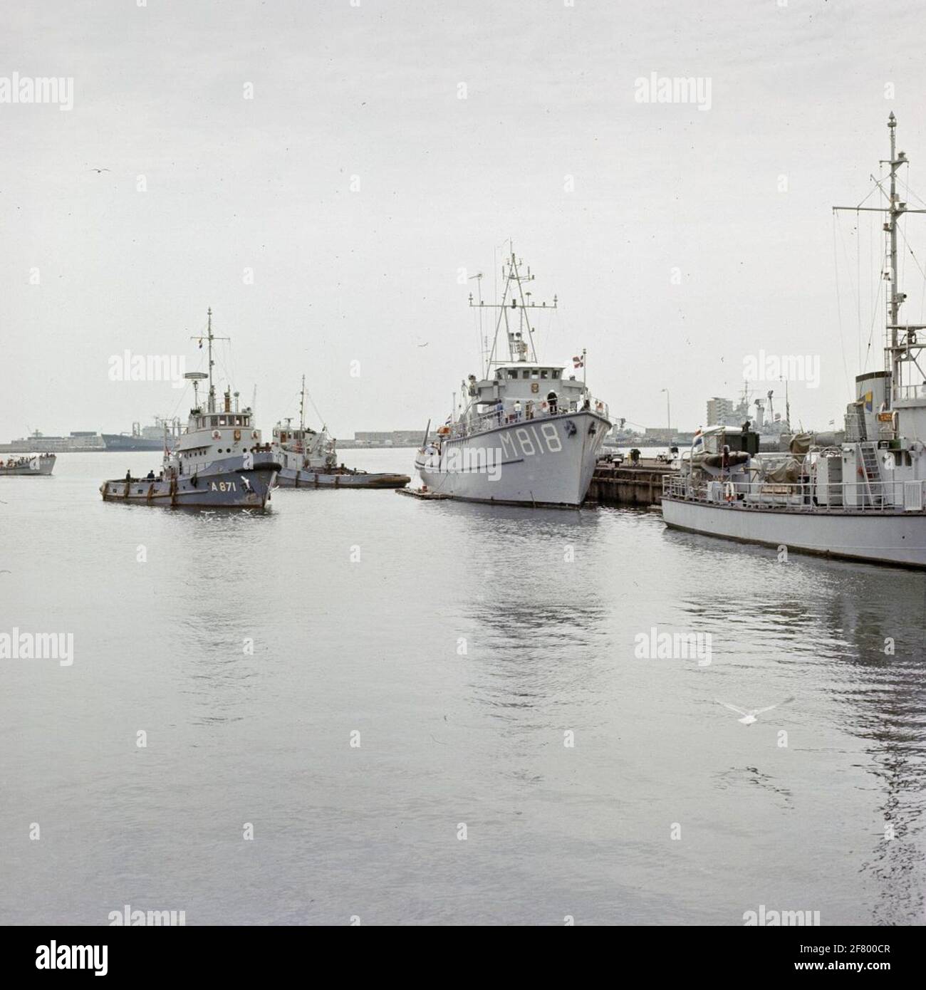 V.l.n.r. The Coastal Sleeping Boat Wambrau (1957-1987), the coastal ...