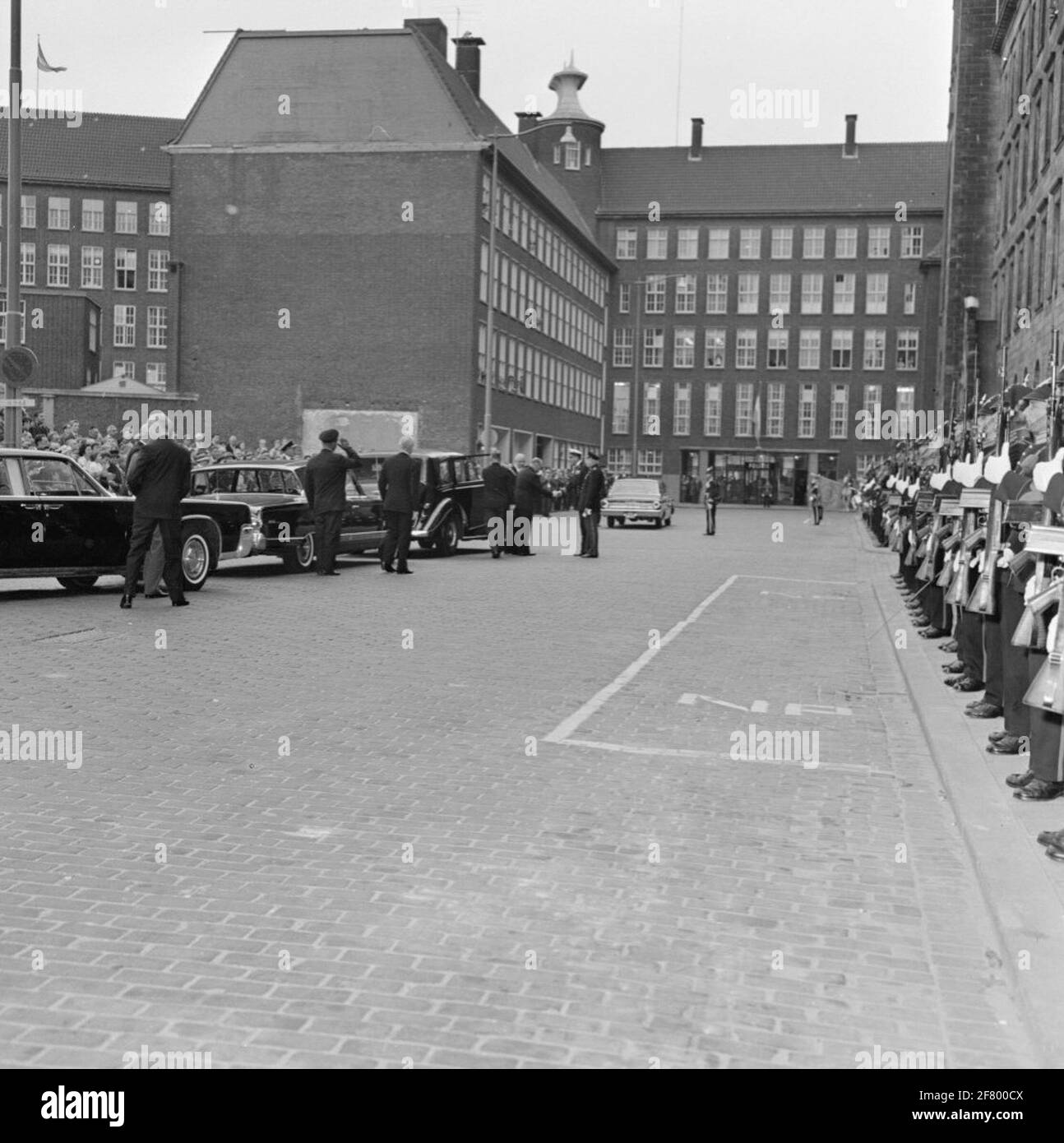The Norwegian king Olaf V visits Rotterdam with the Hnomy Norge ...