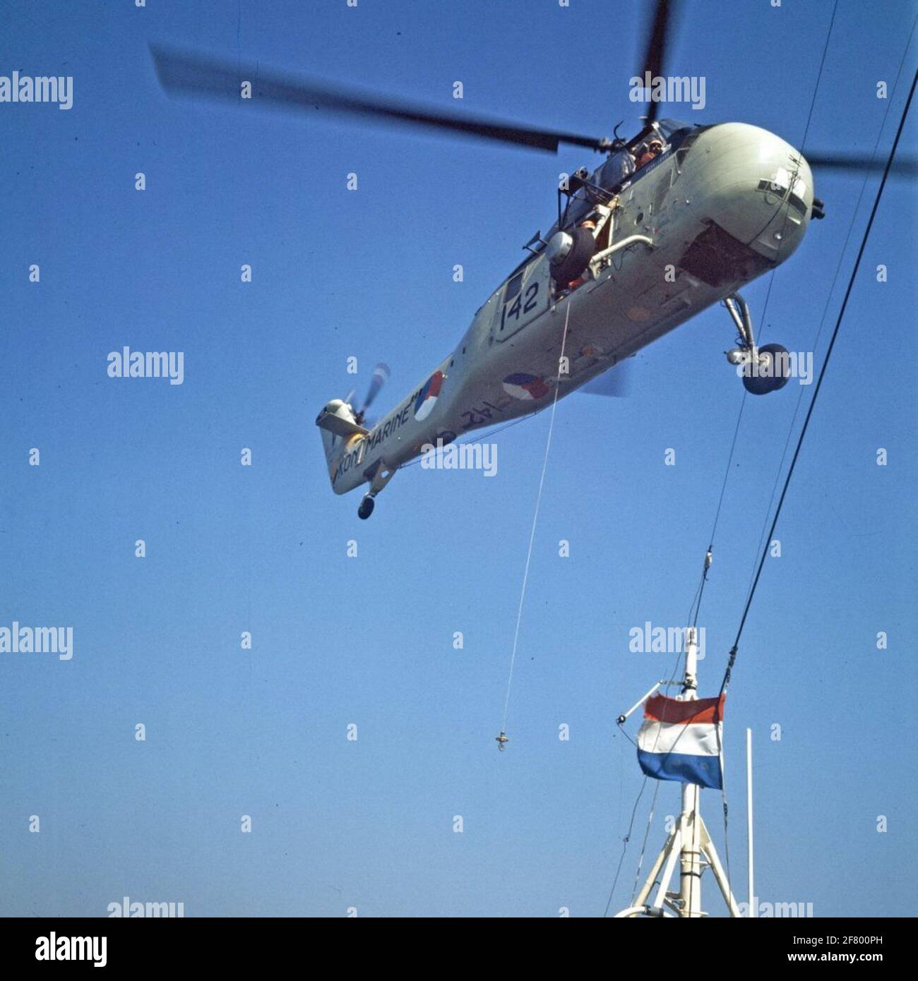 The Sikorsky HSS-1N (SH-34J, UH-34J) submarine control helicopter 142 ...