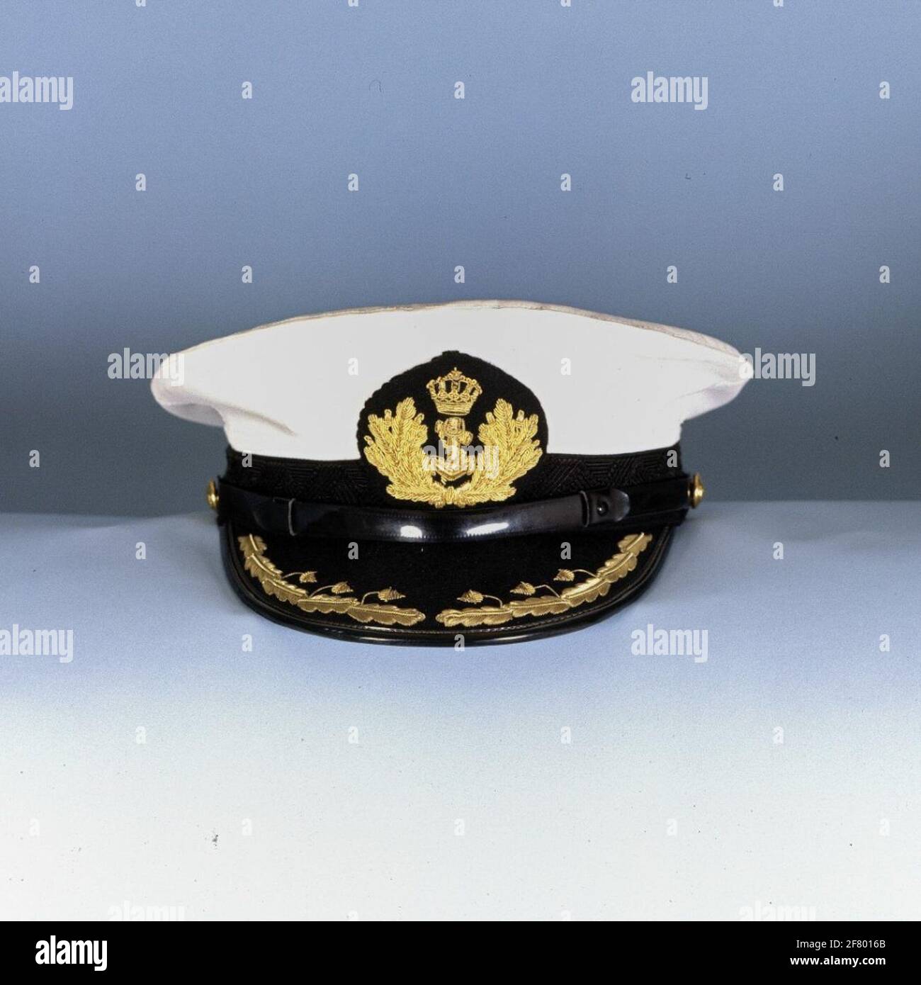 Headdress (PET) of main officers M..v. Lieutenant at sea of the first ...