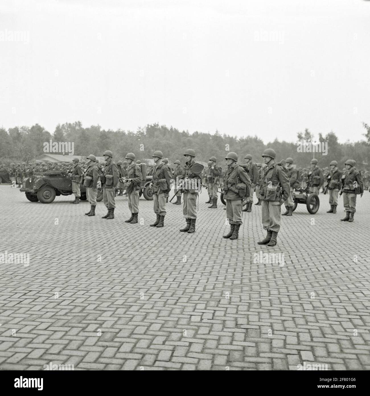 Military unit inspection hi-res stock photography and images - Alamy