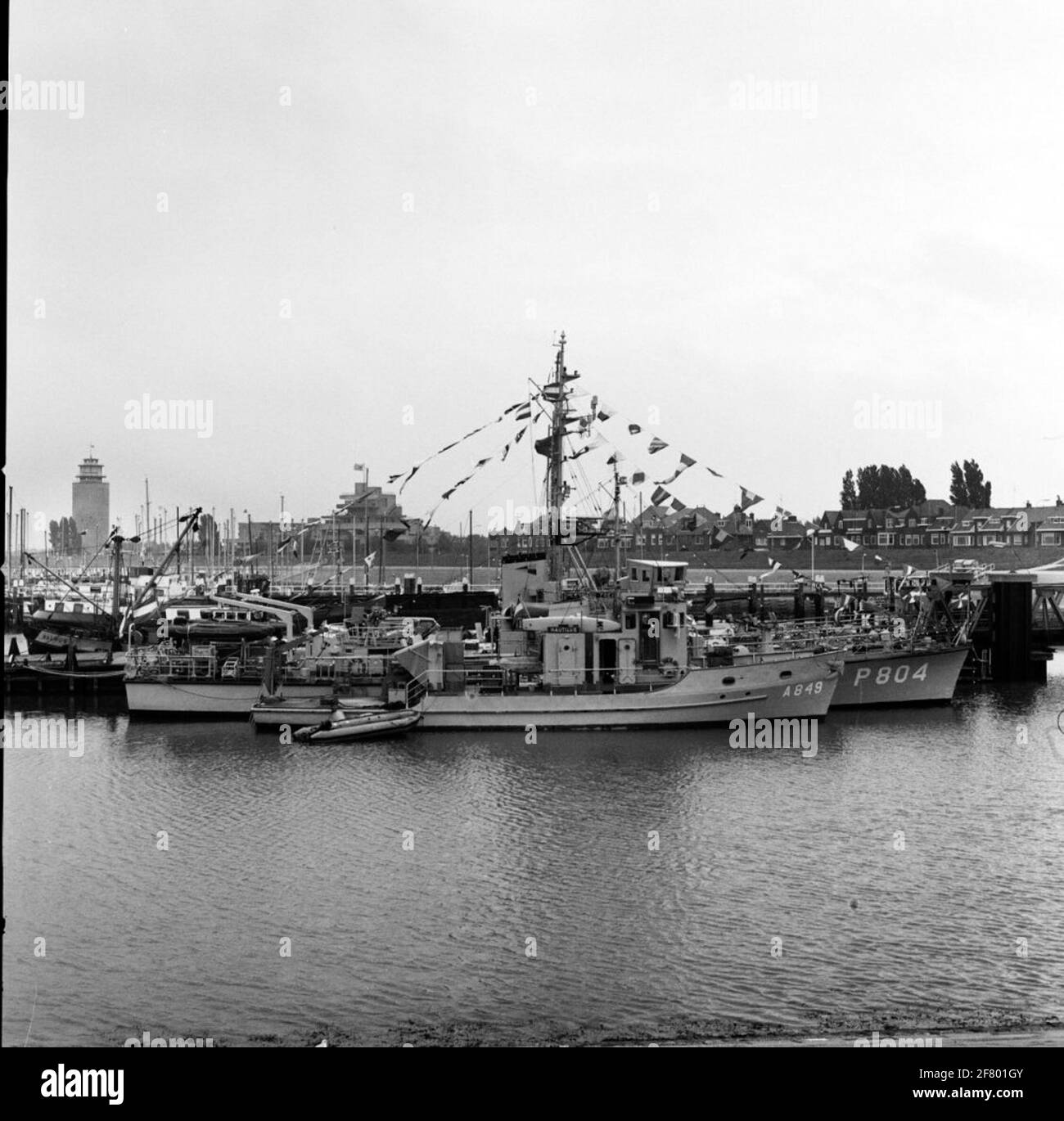 Visit of the patrol ships Hr.Ms. Bulgia, Hr.Ms. Freyr and the diving ...