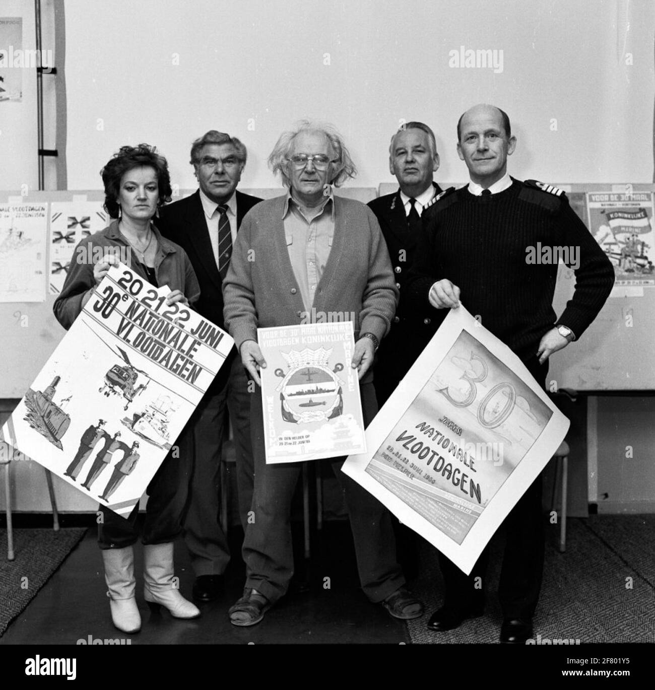Award ceremony of the winning poster for the National Fleet Day 1986 in ...