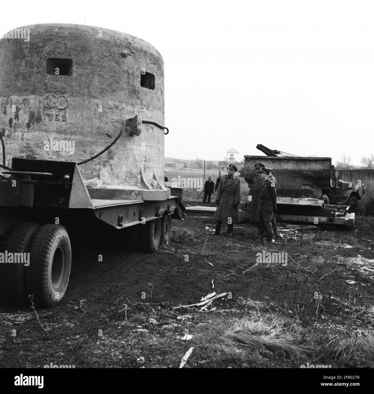 Dismantling and transport of a steel armor dome of the core the bear ...