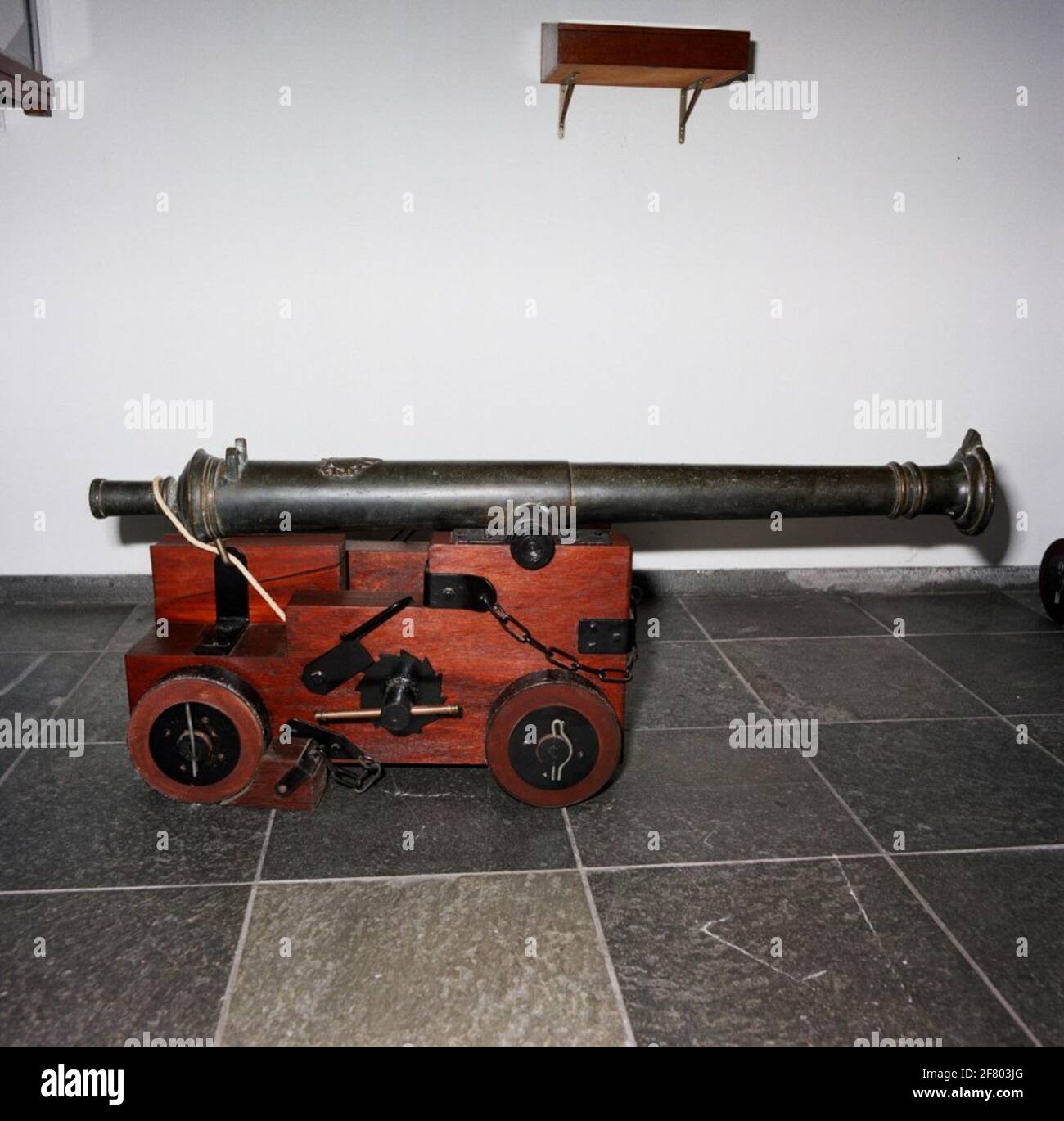Offering historic cannons. Historical cannon type "turn bass" offered ...