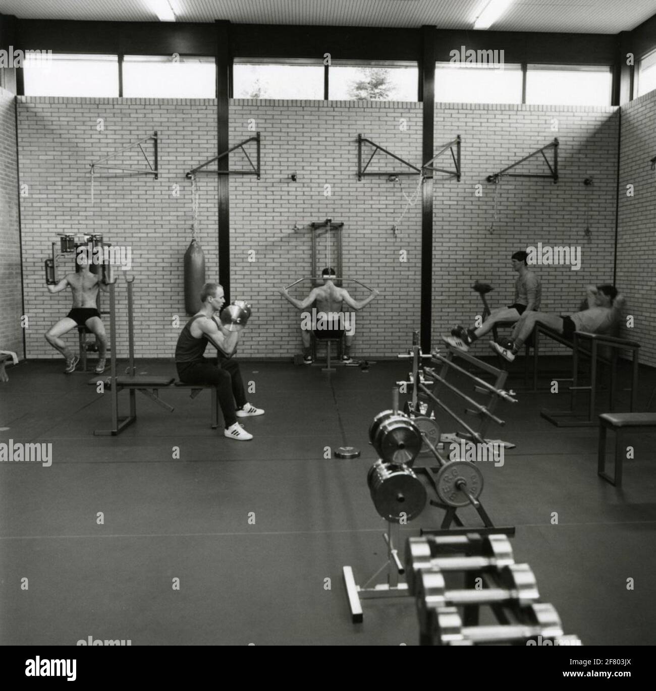 Soldiers in the fitness room in a barracks Stock Photo - Alamy