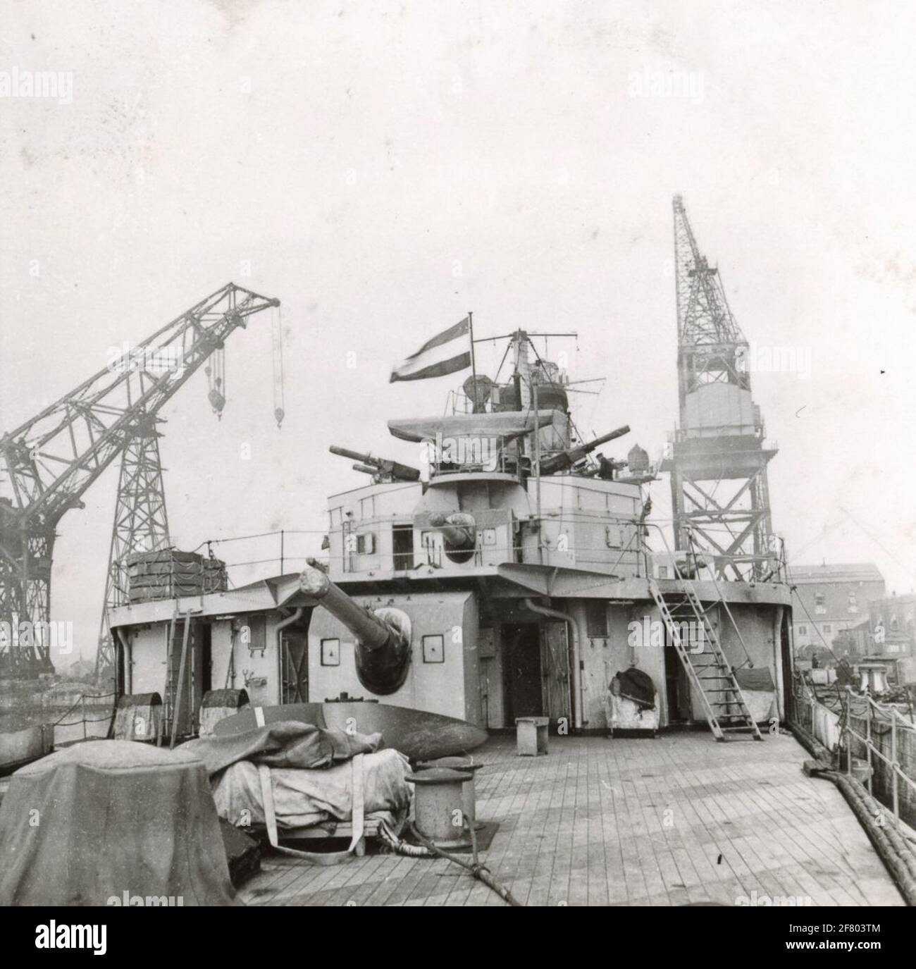 Cruiser Hr.Ms. Sumatra (1926-1942) Trailee period during WWII in ...