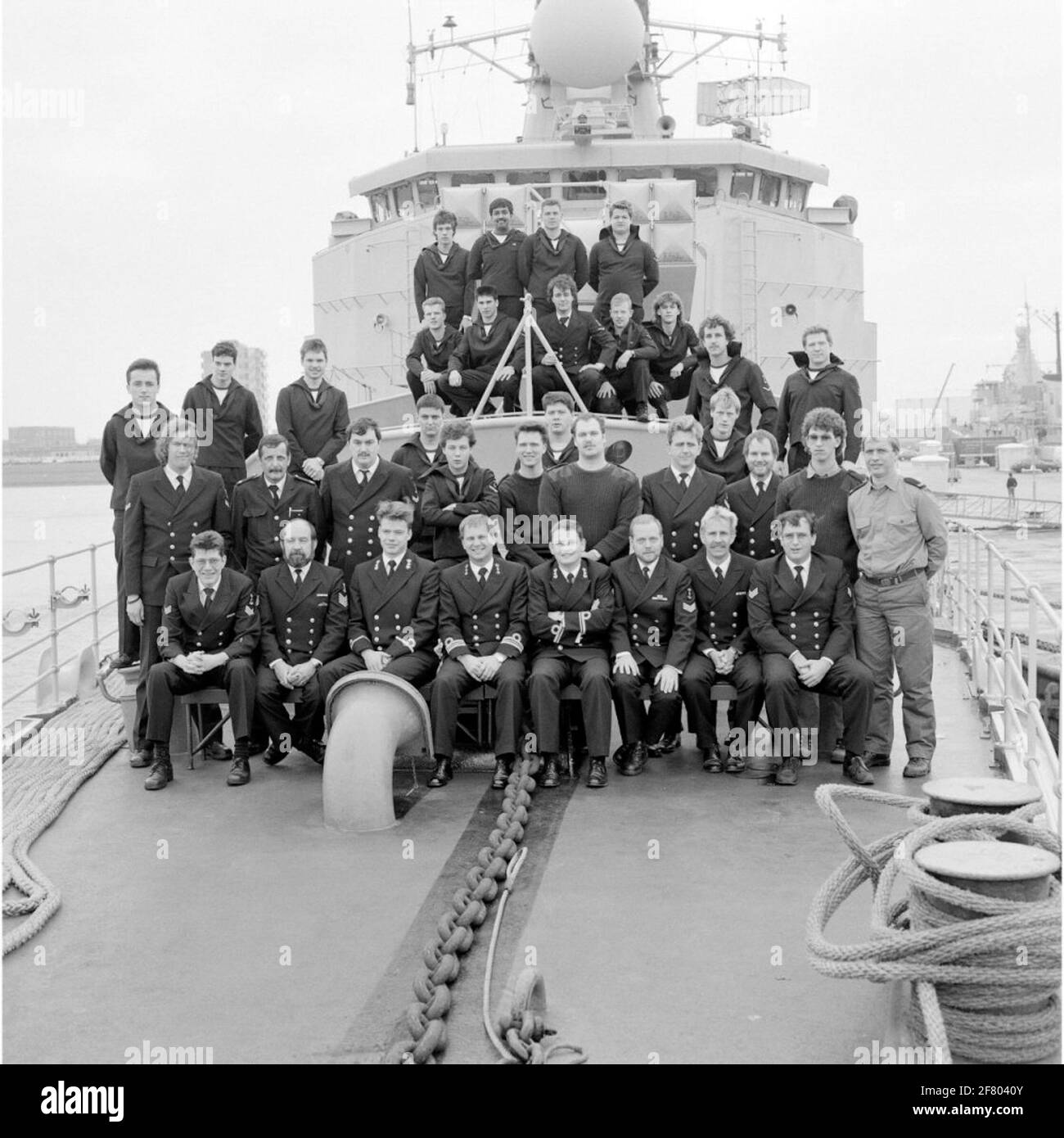 Crew hr.ms. Jacob van Heemskerck (1986-2004). The operational (nautical ...
