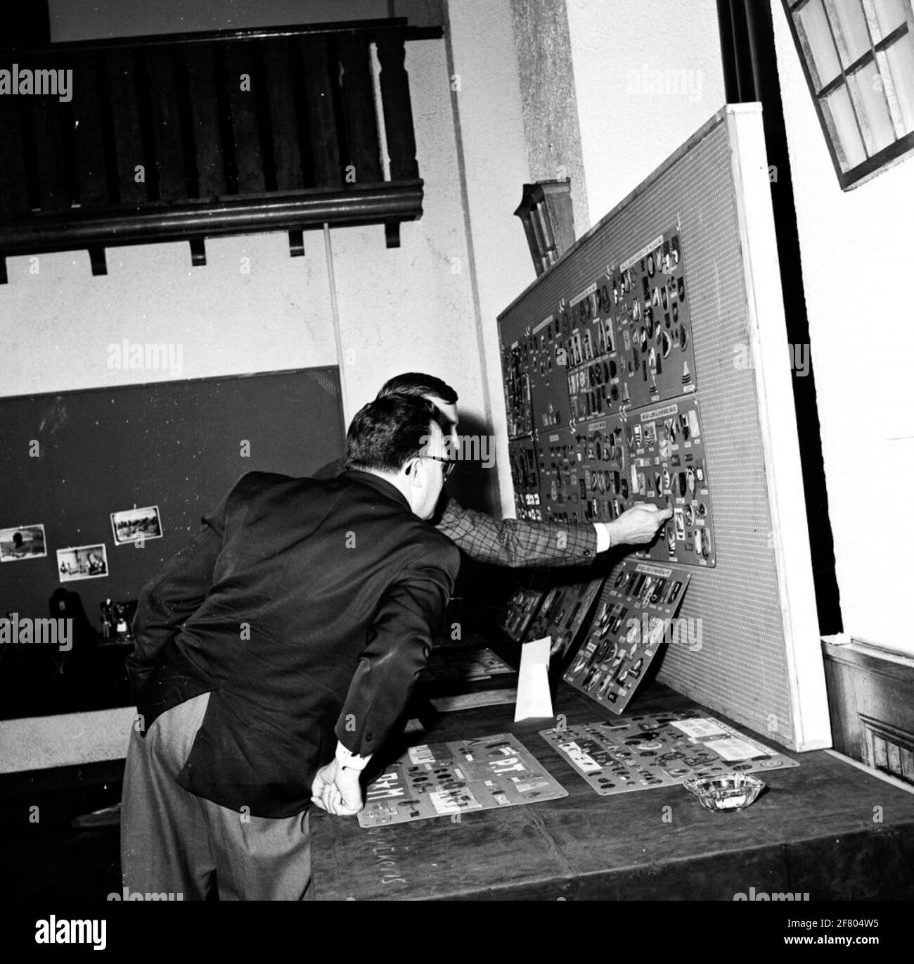 Crest collection Black and White Stock Photos & Images - Alamy