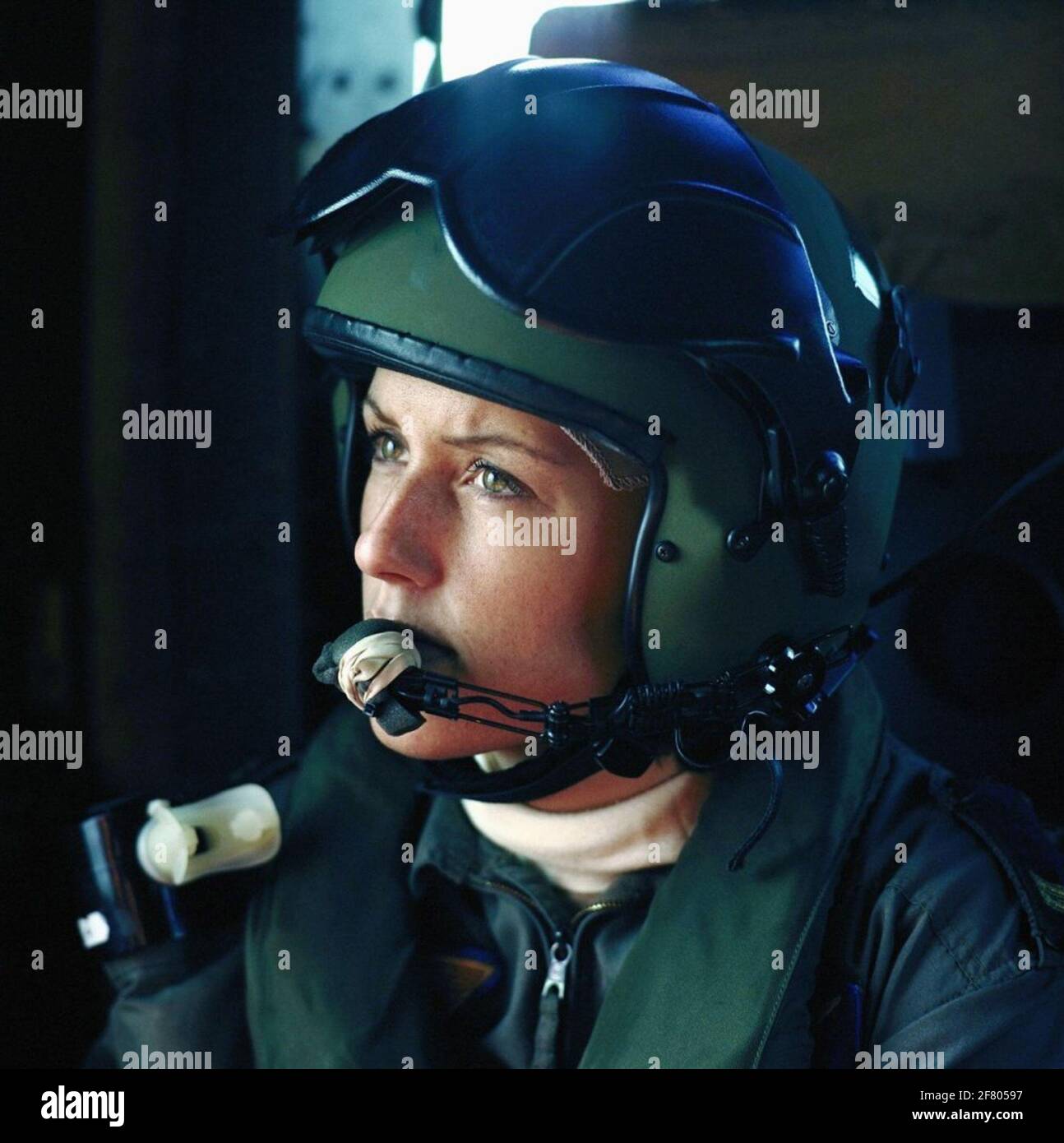 Woman in the armed forces hi-res stock photography and images - Alamy