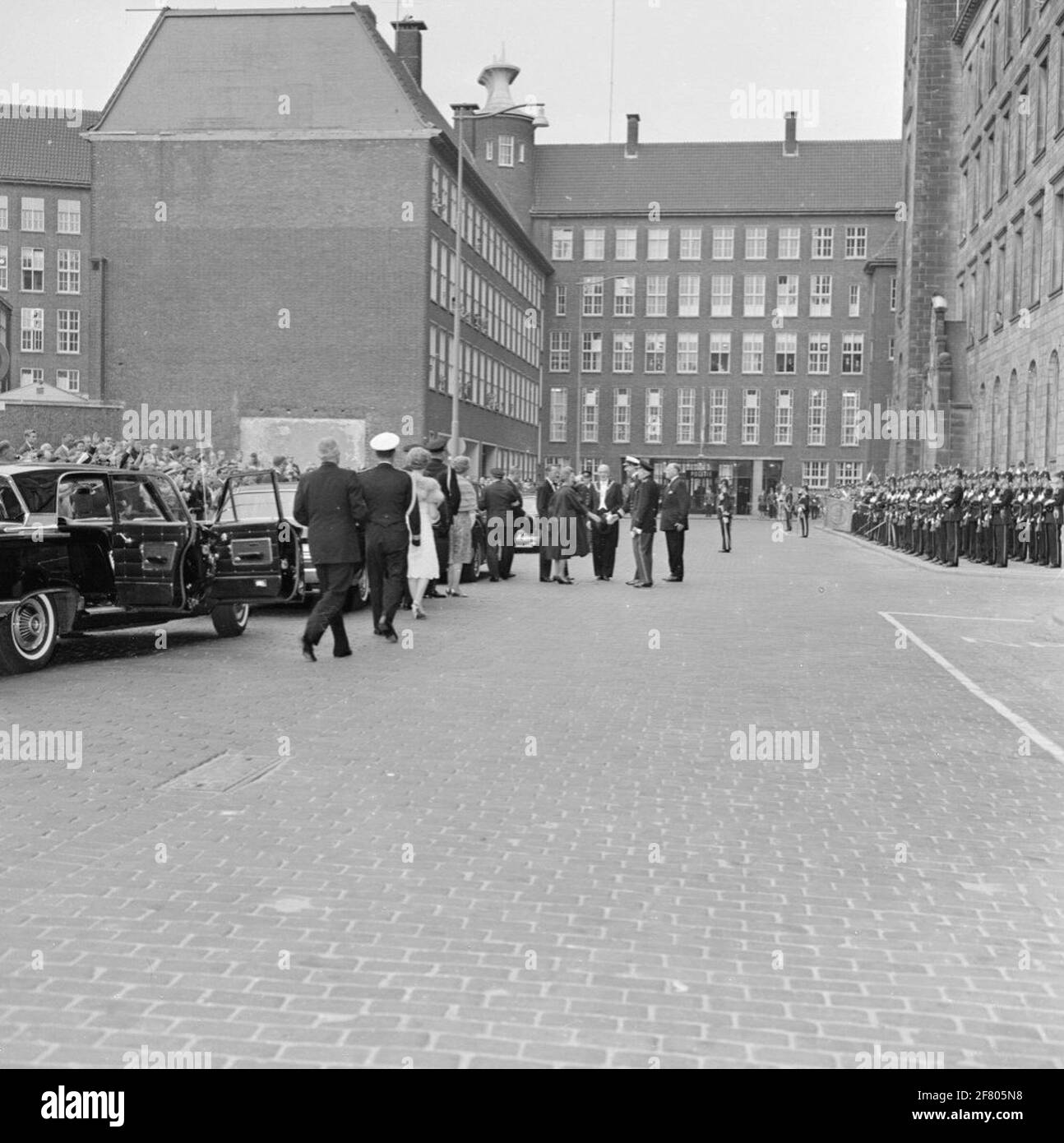The Norwegian king Olaf V visits Rotterdam with the Hnomy Norge ...