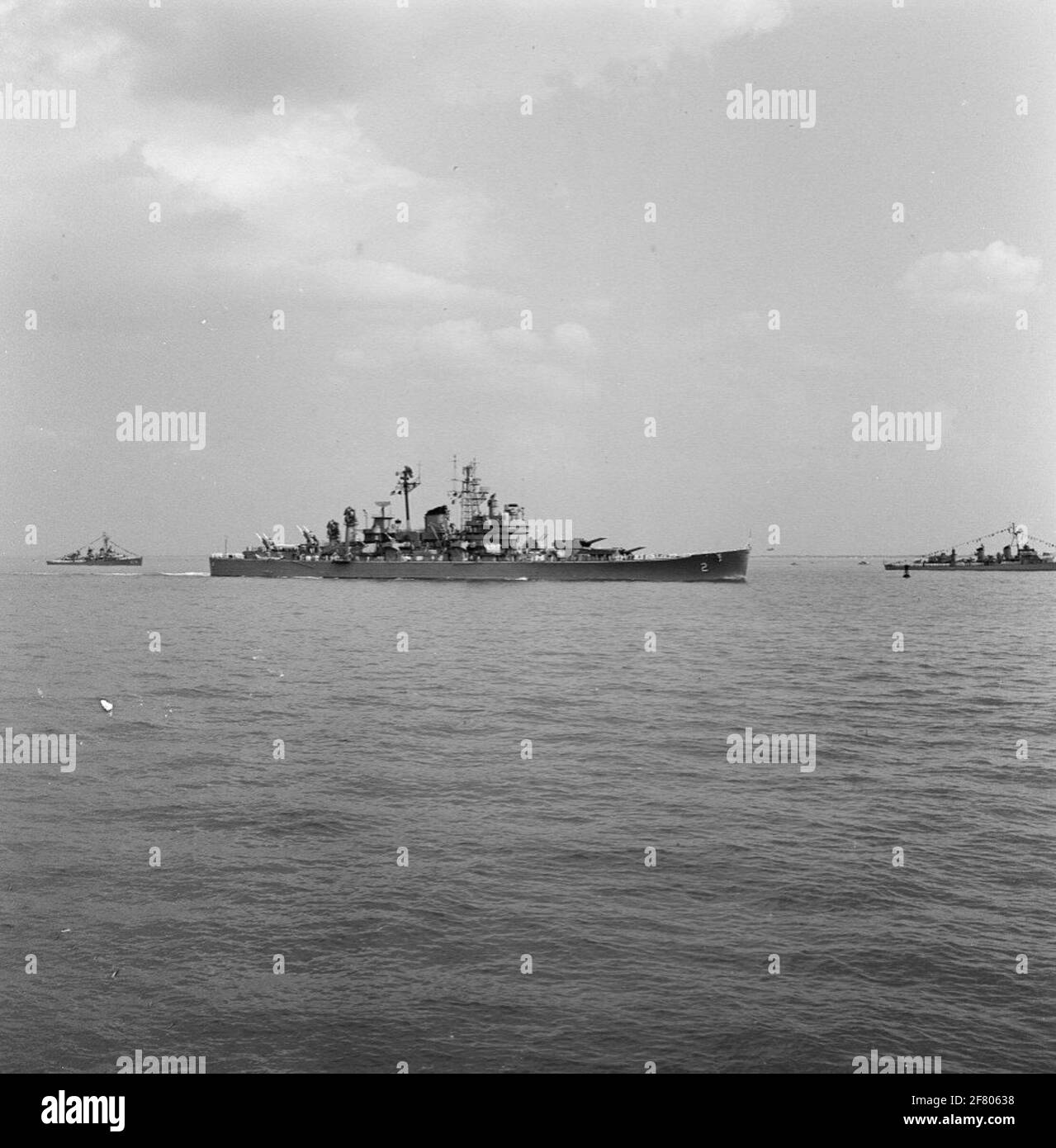 Uss canberra hi-res stock photography and images - Alamy