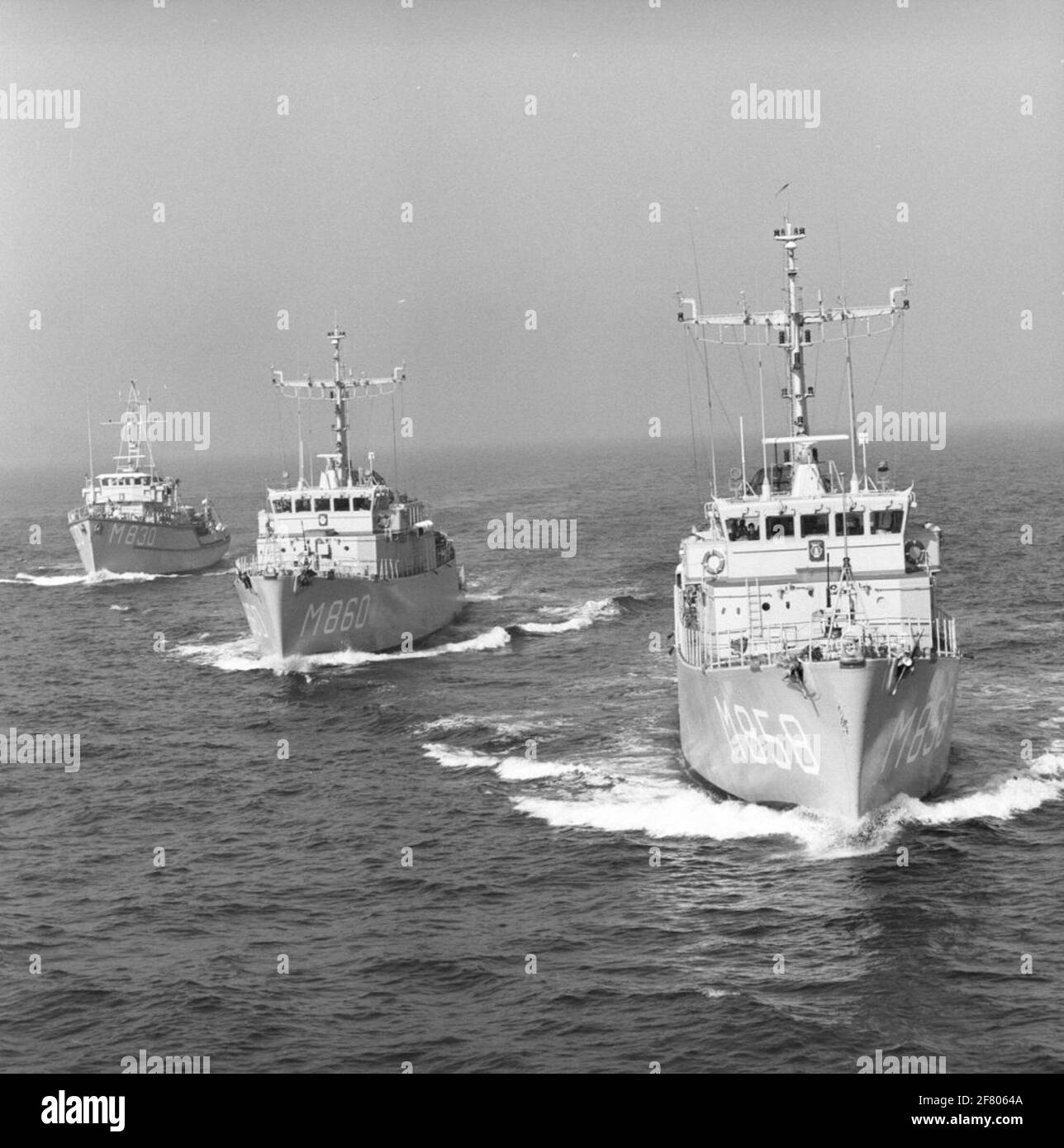 The MBLflot 3 with from right to the left the mine hunter Hr.Ms ...