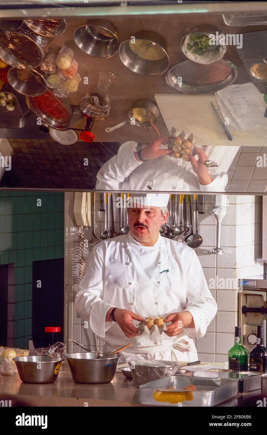 French cooking lesson hi-res stock photography and images - Alamy