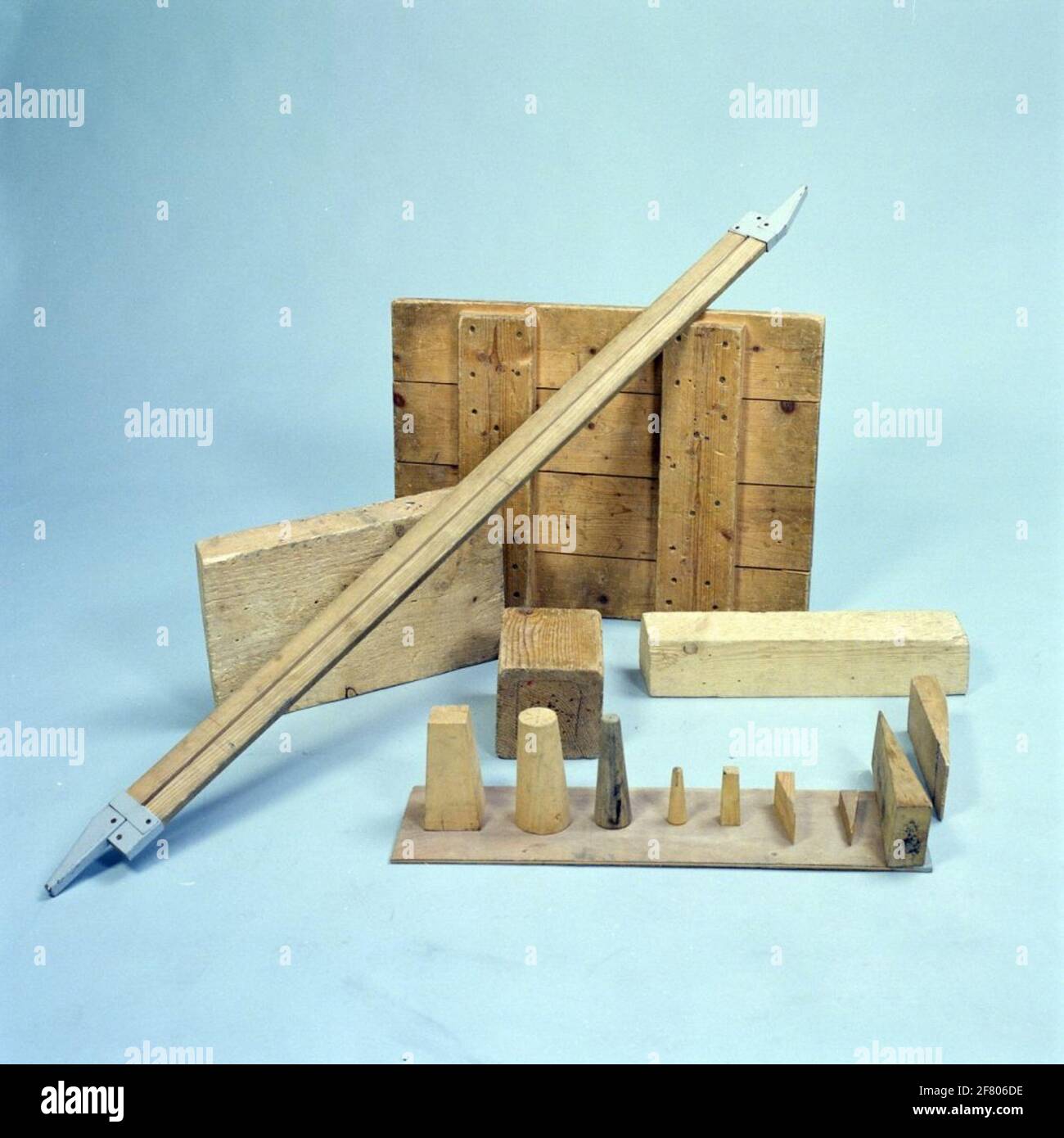 Technical recording from object series Damage restriction means at the ...