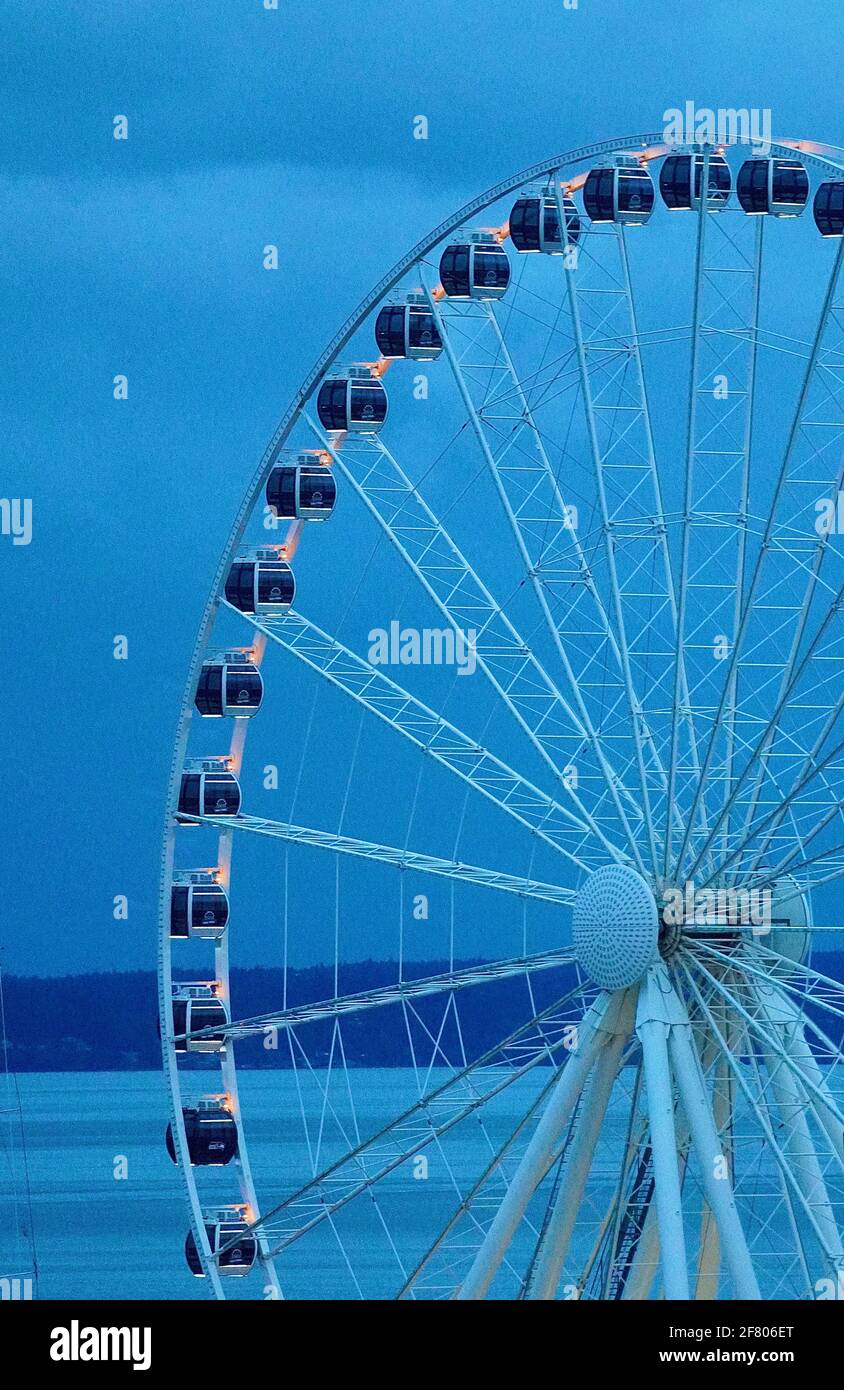 The Great Wheel at Pier 57 of Seattle, Washington, USA, under cloudy ...
