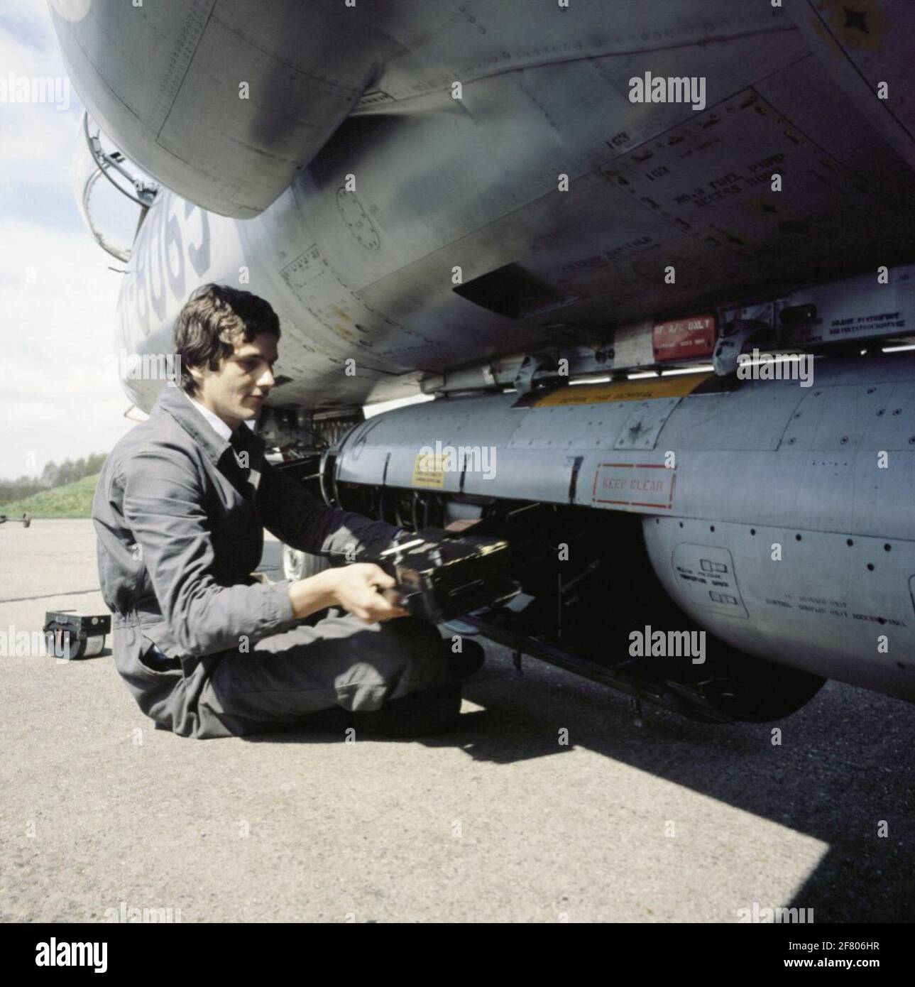 Changing Casettes of the Orpheus Pod under a Lockheed F-104G ...