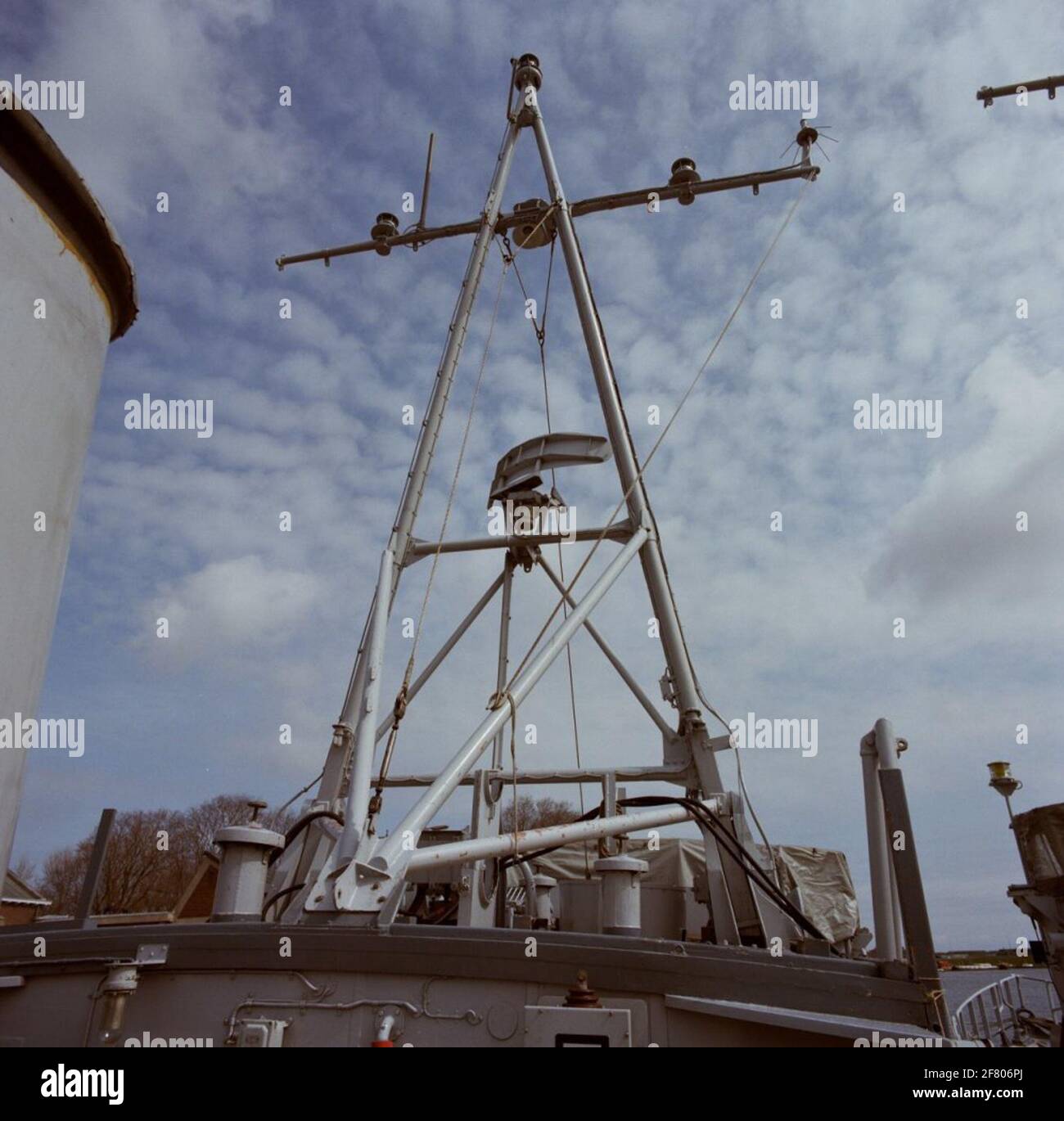 Foldable mast of a "of strails" shallow water sweeper (1960-1983) class ...