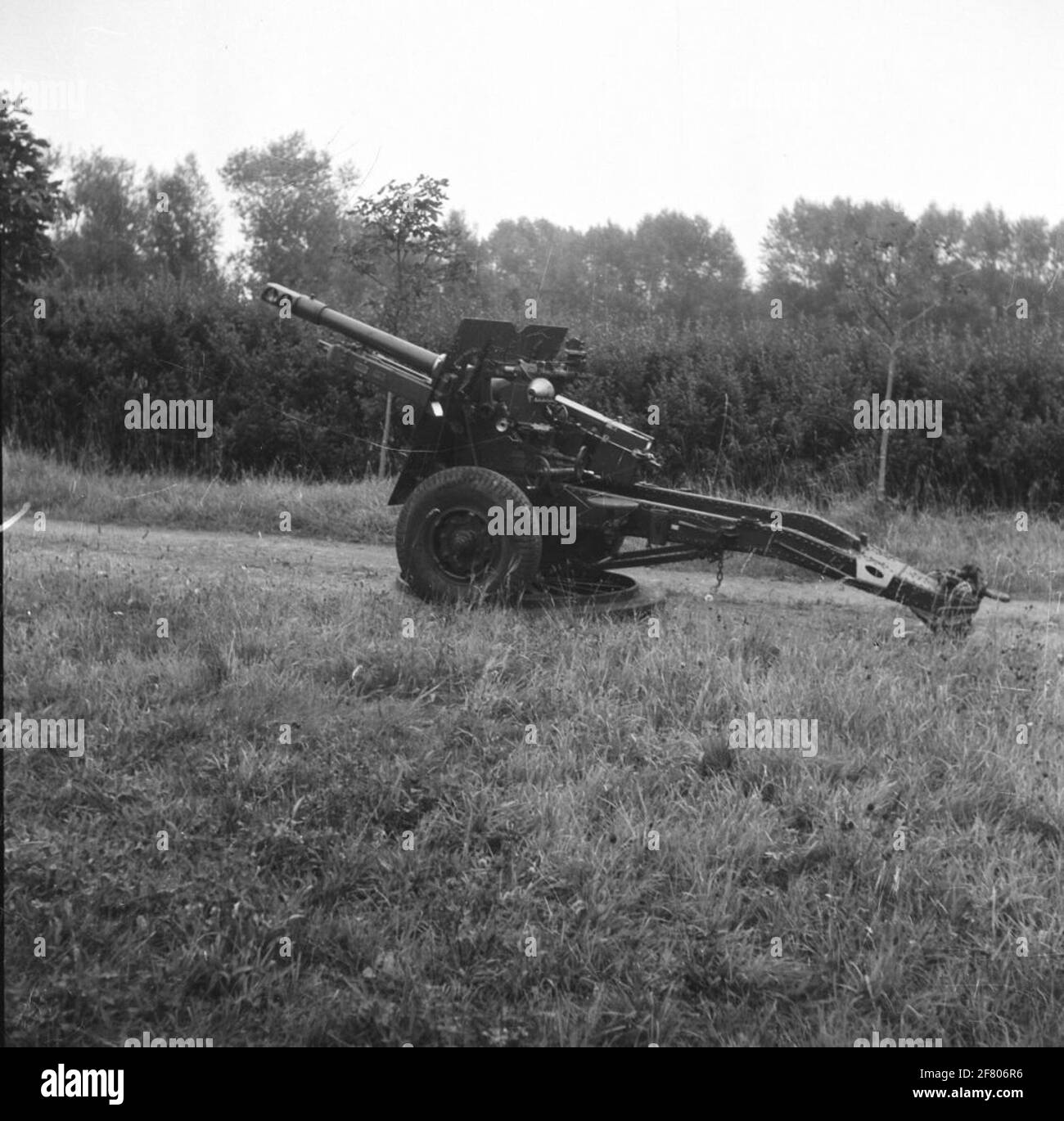 25-Ponder guns, 1947 Stock Photo - Alamy