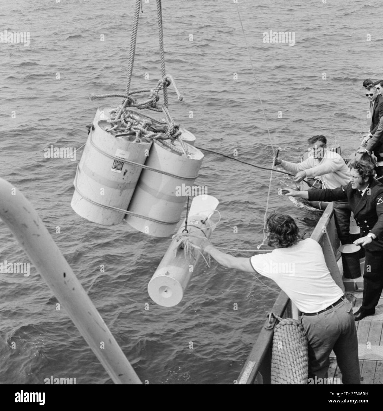 Demonstrations aboard the mine hunter HR.MS.DRUNEN (M 818 Stock Photo ...