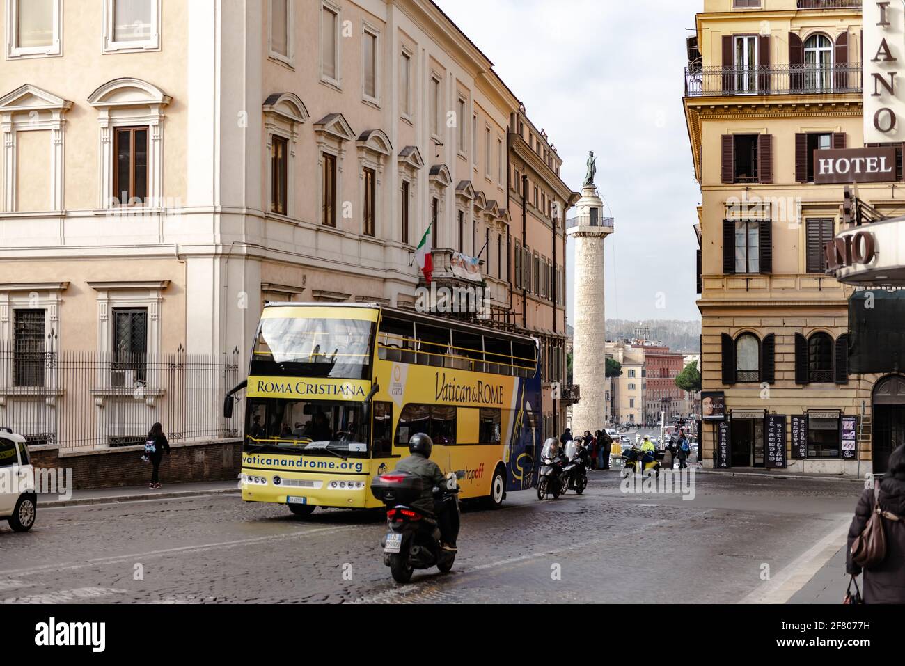 Vintage bus italy hi-res stock photography and images - Alamy