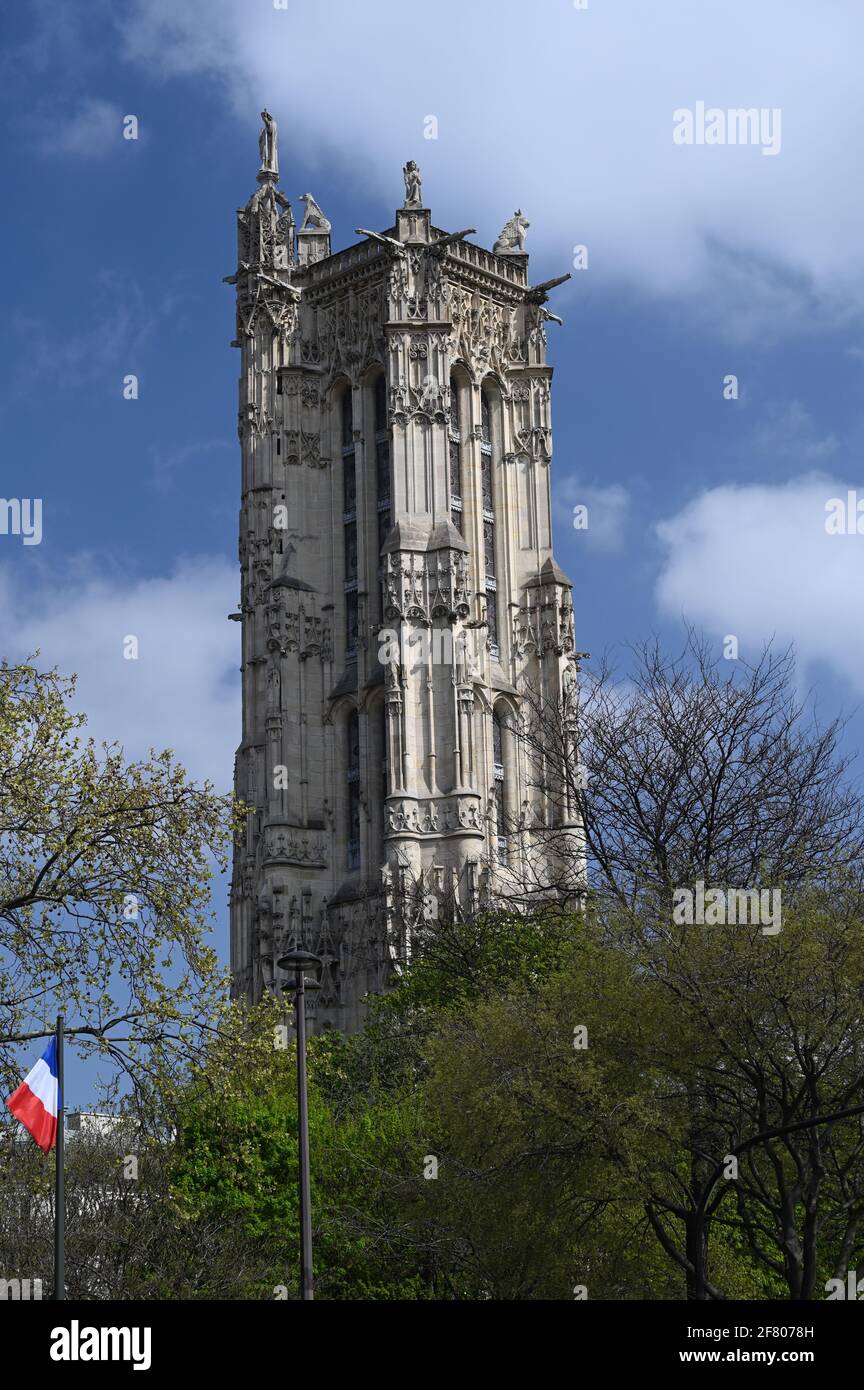The tower saint jacques gateway hi-res stock photography and images - Alamy