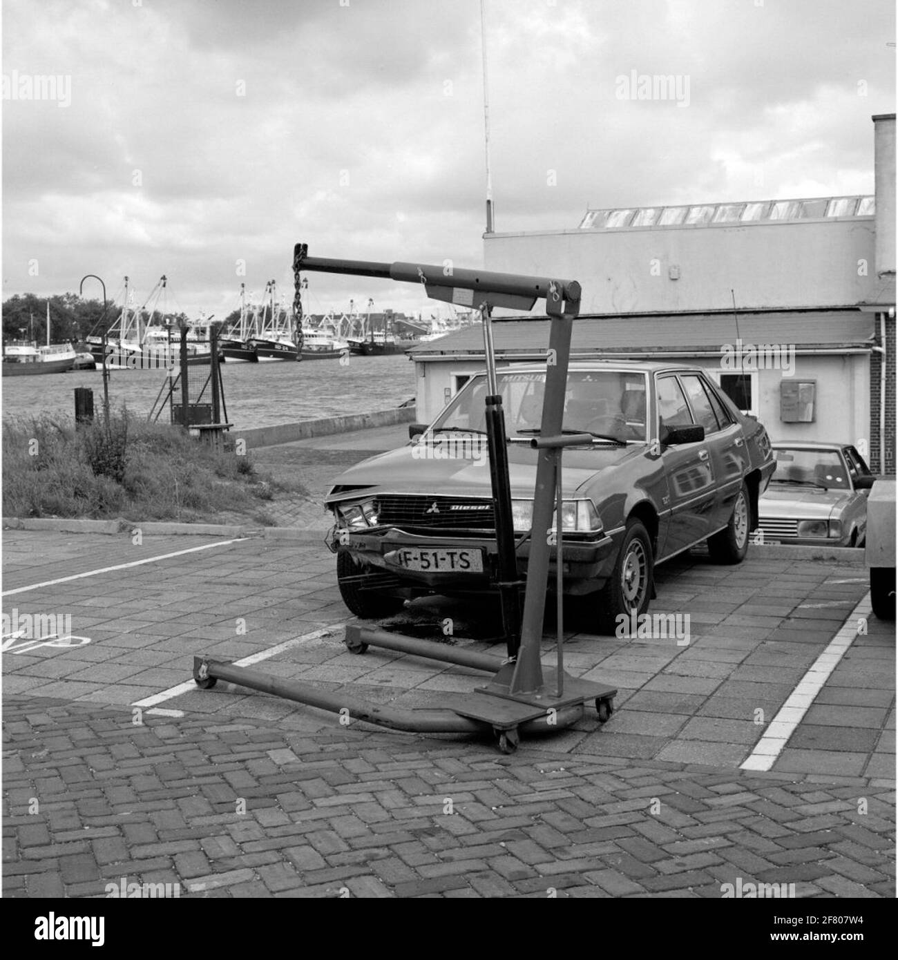 Crane in use at the car hobby club (1989 Stock Photo - Alamy