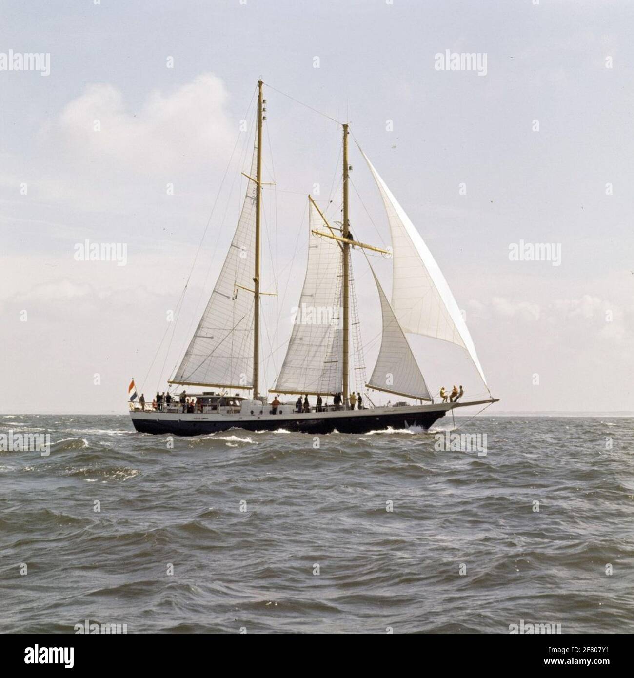 Sailing school ship hi-res stock photography and images - Alamy