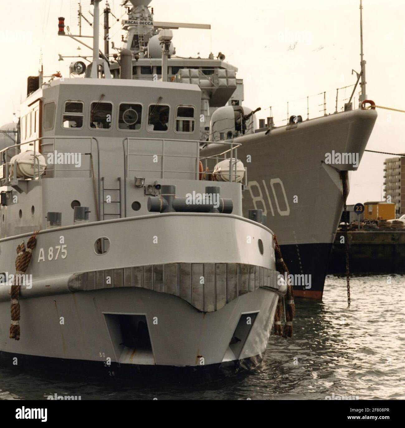 Tugboat and barges hi-res stock photography and images - Alamy