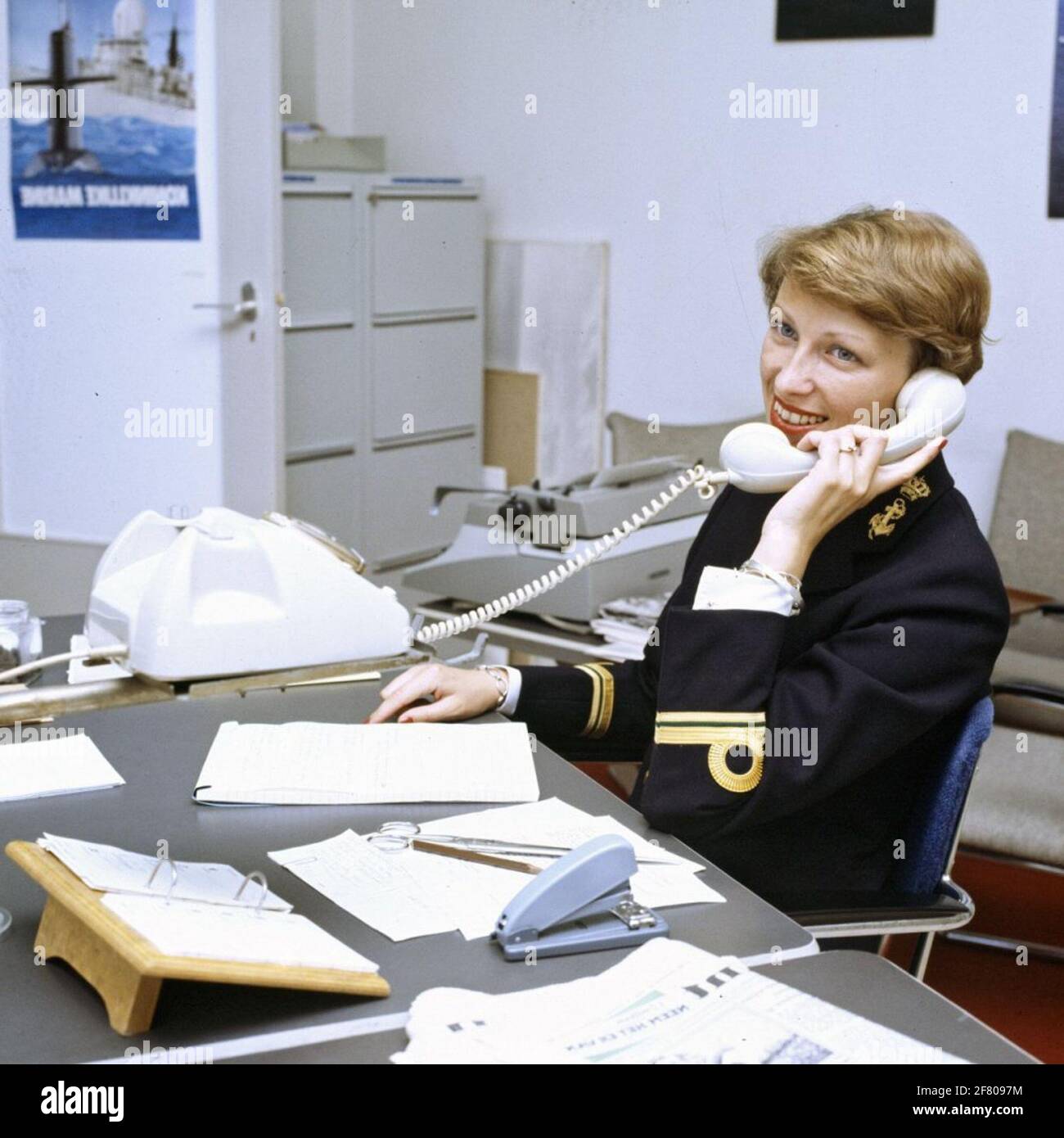 Female military units hi-res stock photography and images - Alamy