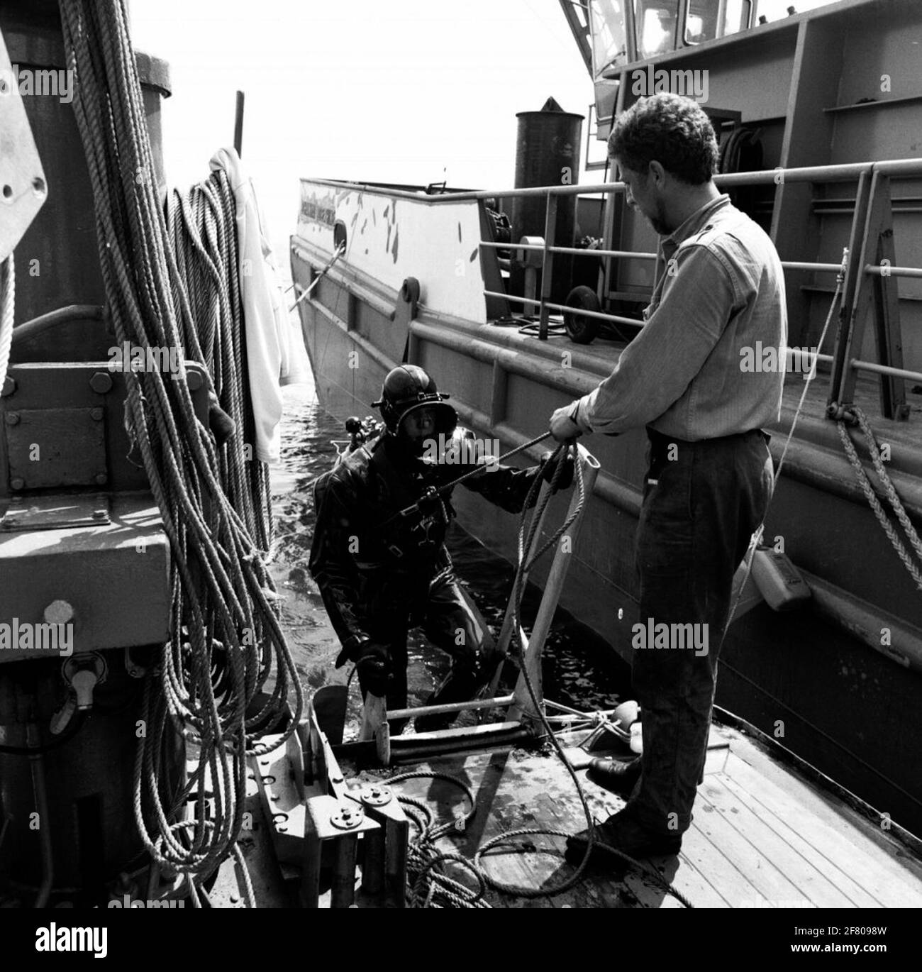 Diver on diving board hi-res stock photography and images - Alamy