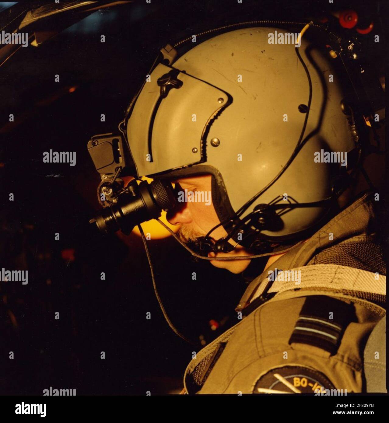 Night vision goggles helicopter hi-res stock photography and images - Alamy