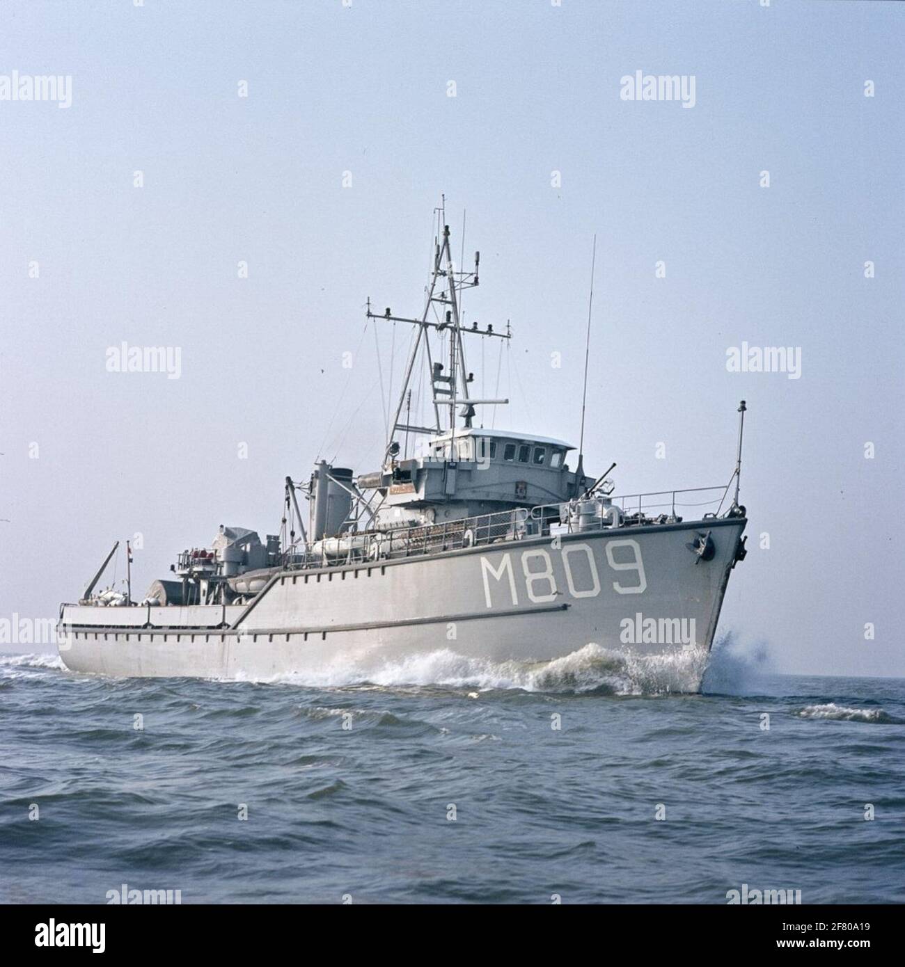 Coastal sweeper Hr.Ms. Naaldwijk (EX-MSc 175, 1956-1984 Stock Photo - Alamy