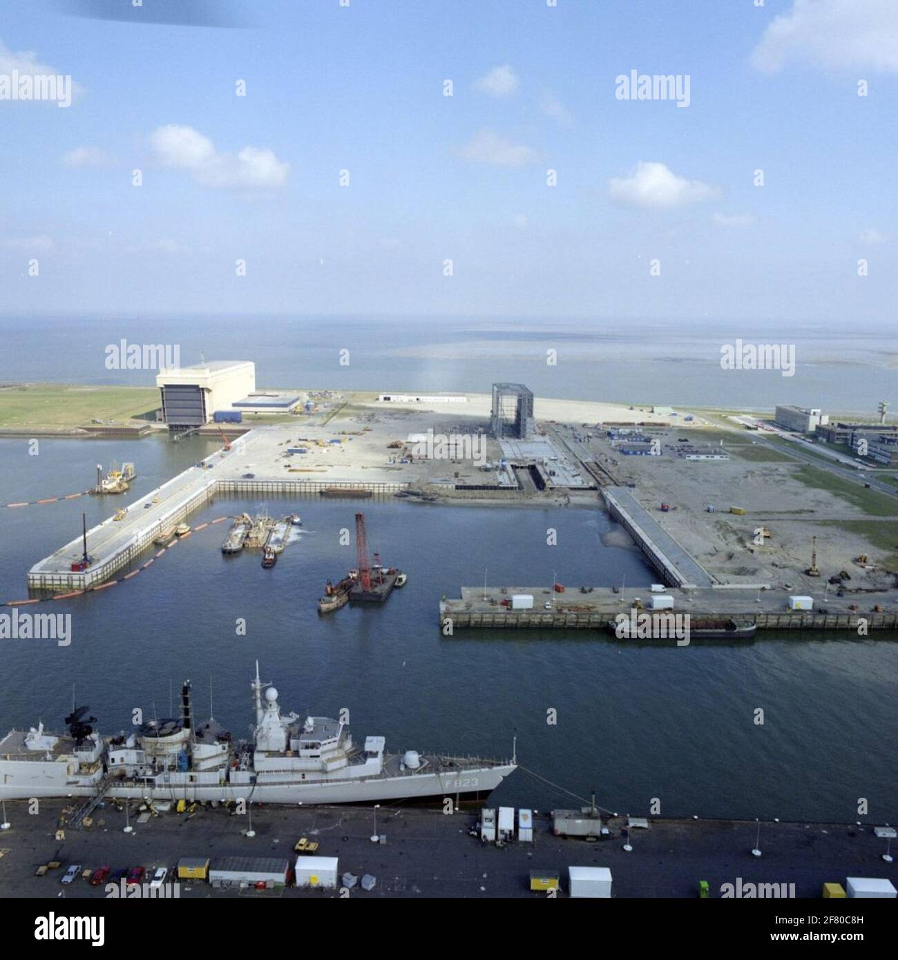 Aerial recording of a part of Den Helder (March 1990) with the S-Fregat ...