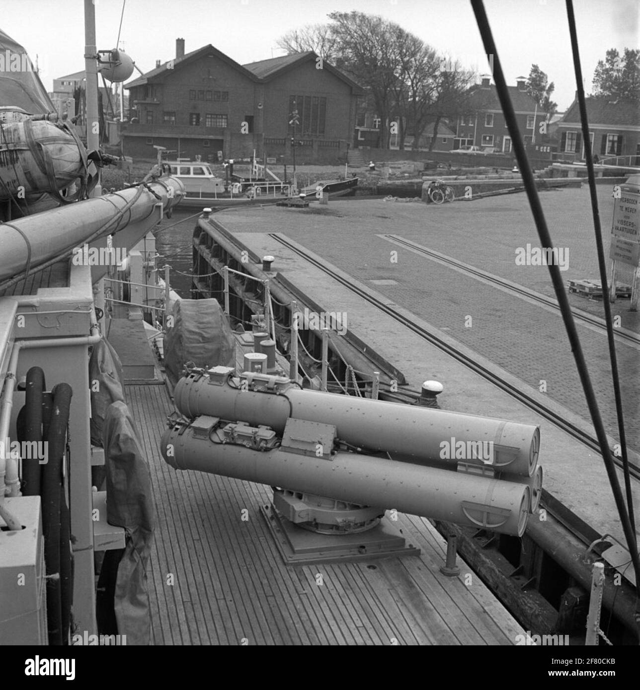 American triplet destroyer installation MK 32 MOD 5 A / B Torpedo ship ...