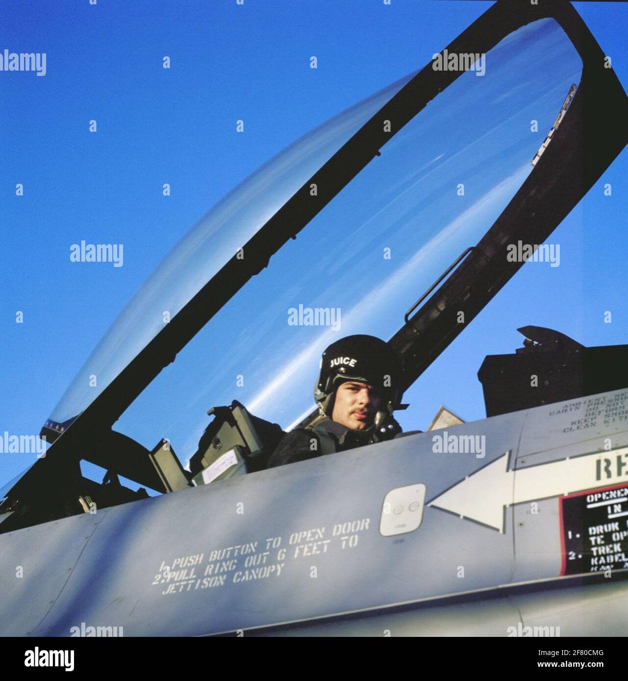 General dynamics flyer hi-res stock photography and images - Alamy