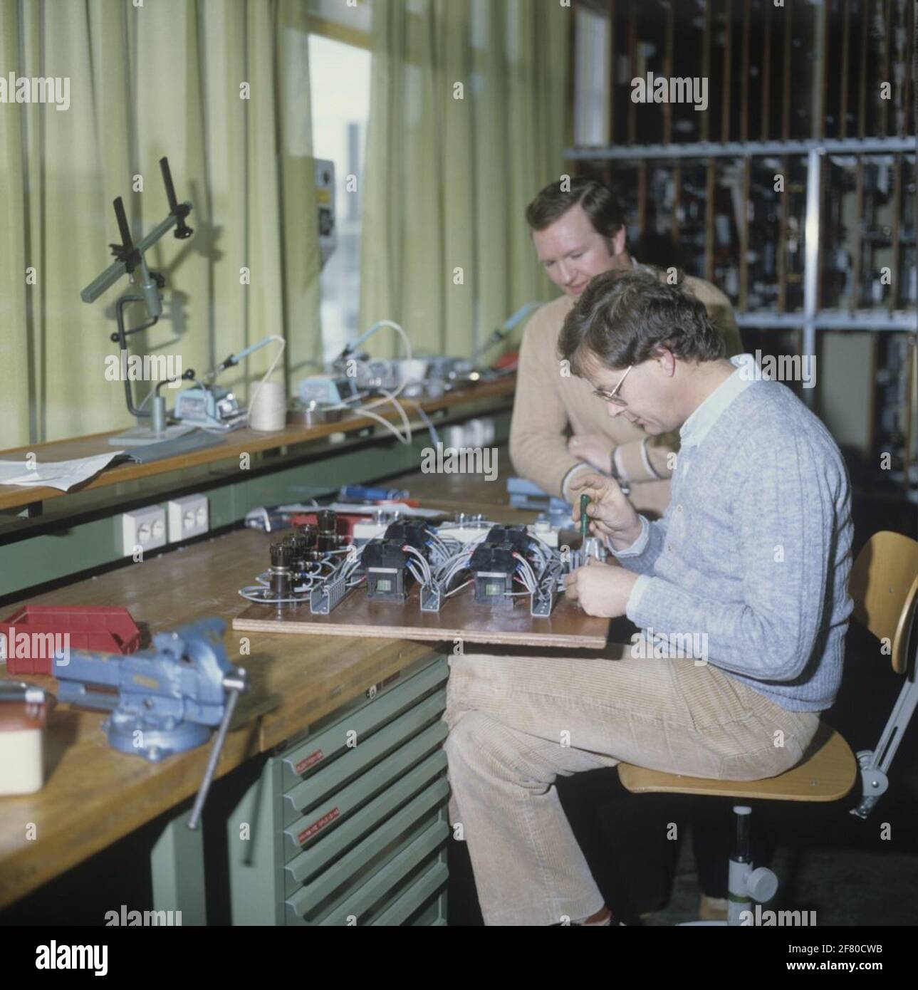 Electric installation work at the Rijkswerf (RW) in Den Helder (early ...