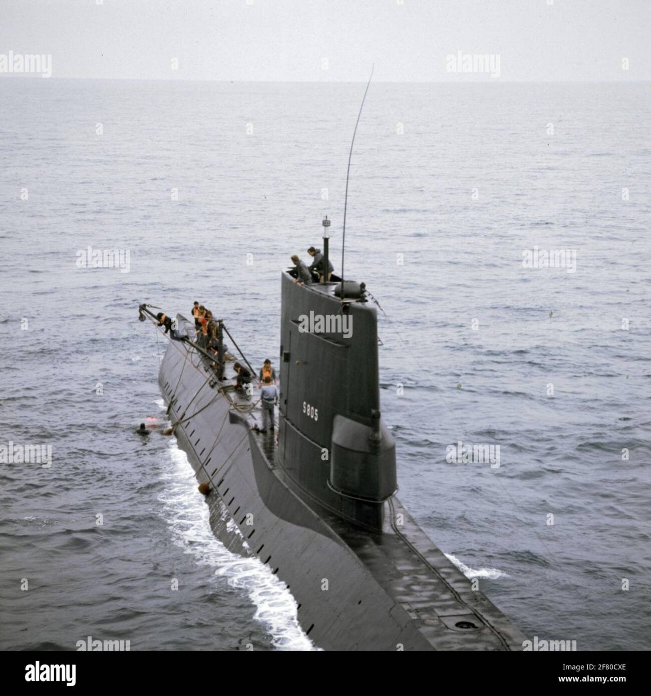 The submarine Hr.Ms. Tuna (1966-1991) in the weather with an exercise ...