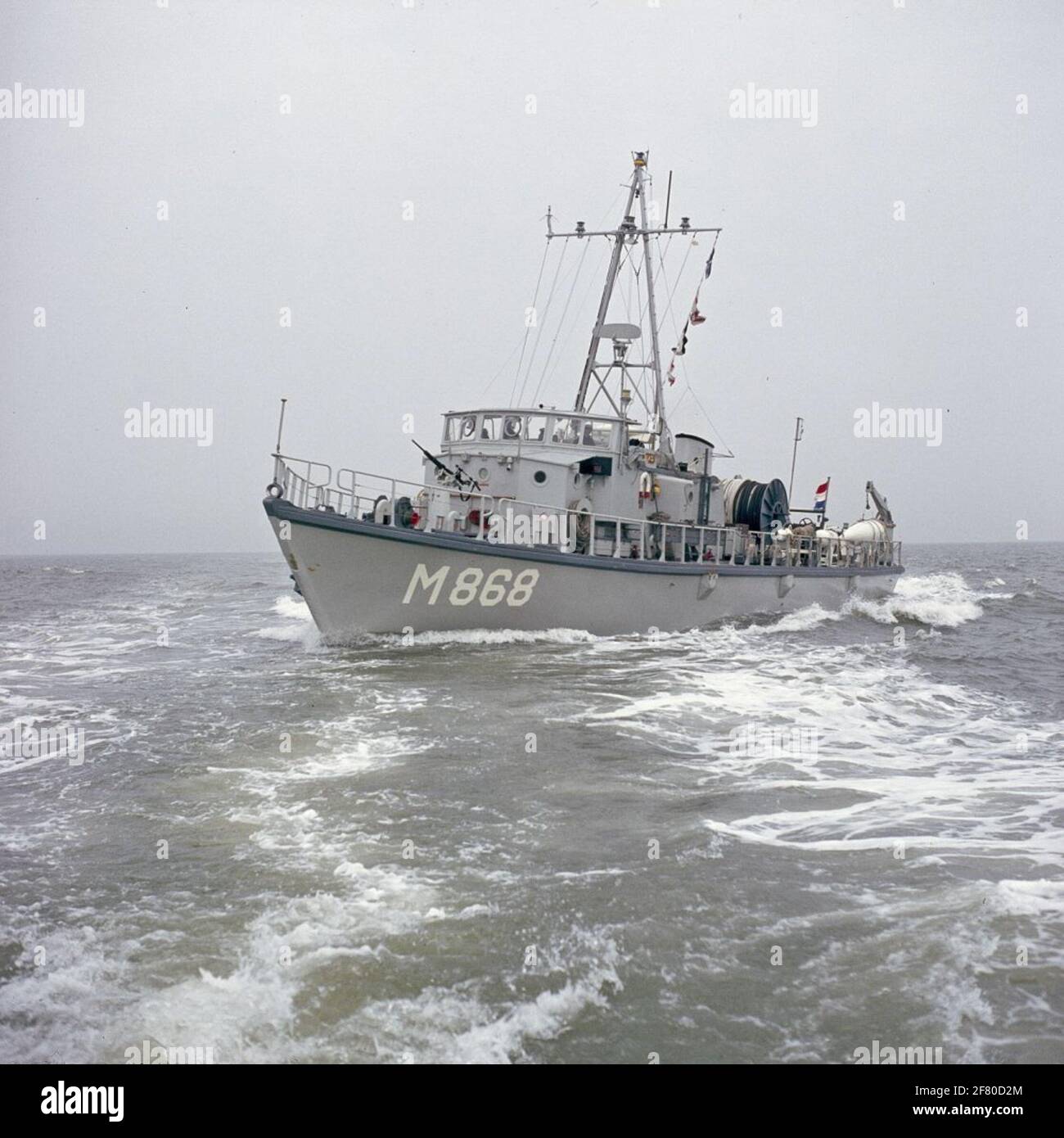 The shallow water mine sweeper (van straelen class, 1960-1986) hr.ms ...