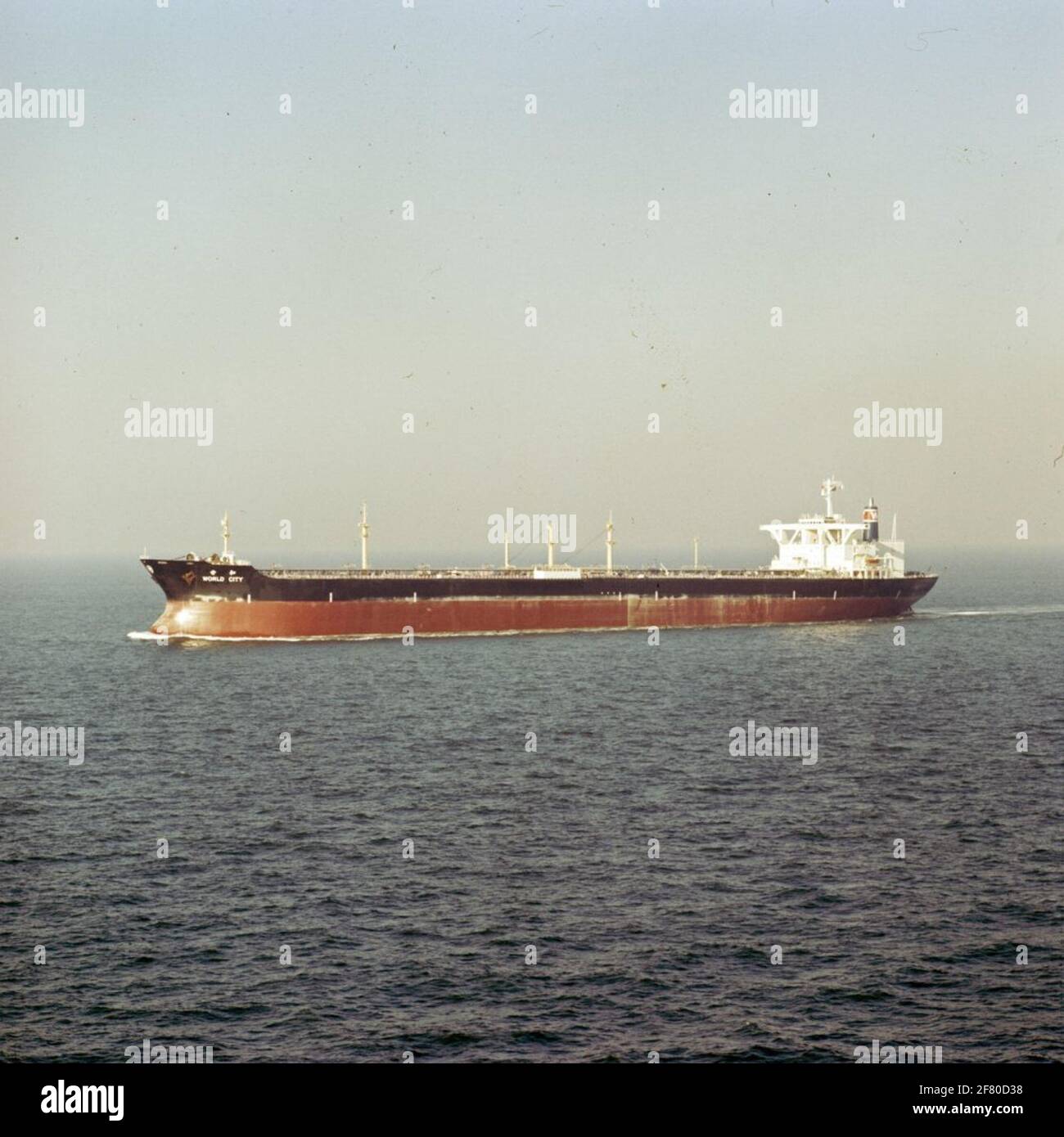 Liquid cargo tanker hi-res stock photography and images - Alamy