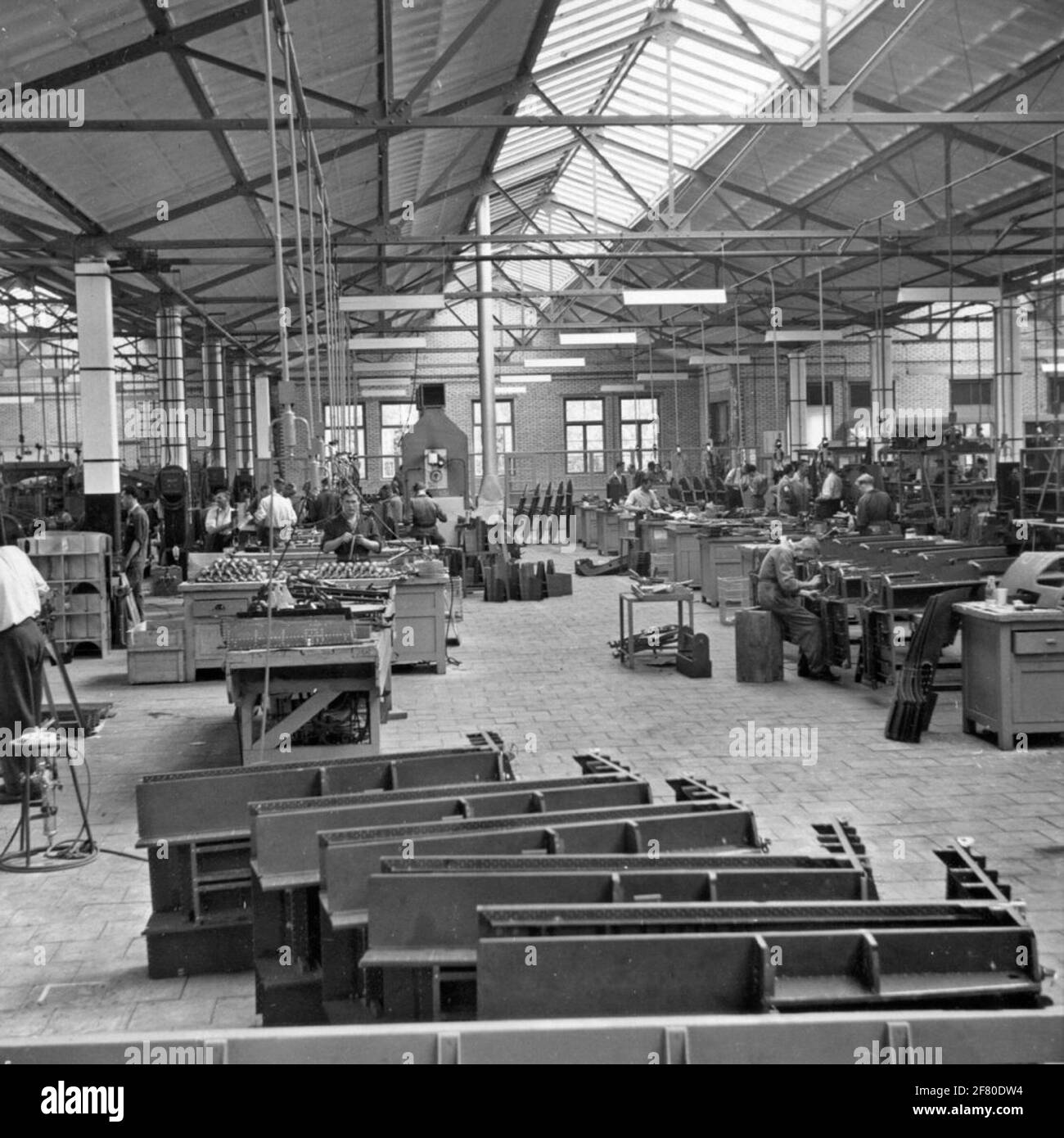1950s factory line hi-res stock photography and images - Alamy