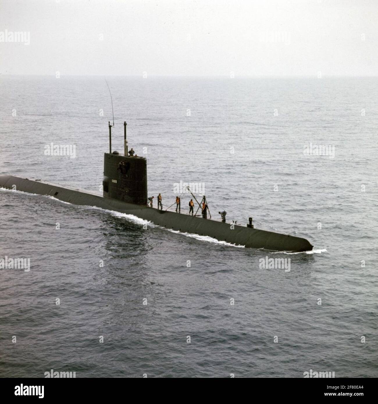 The submarine Hr.Ms. Tuna (1966-1991) in the weather with an exercise ...