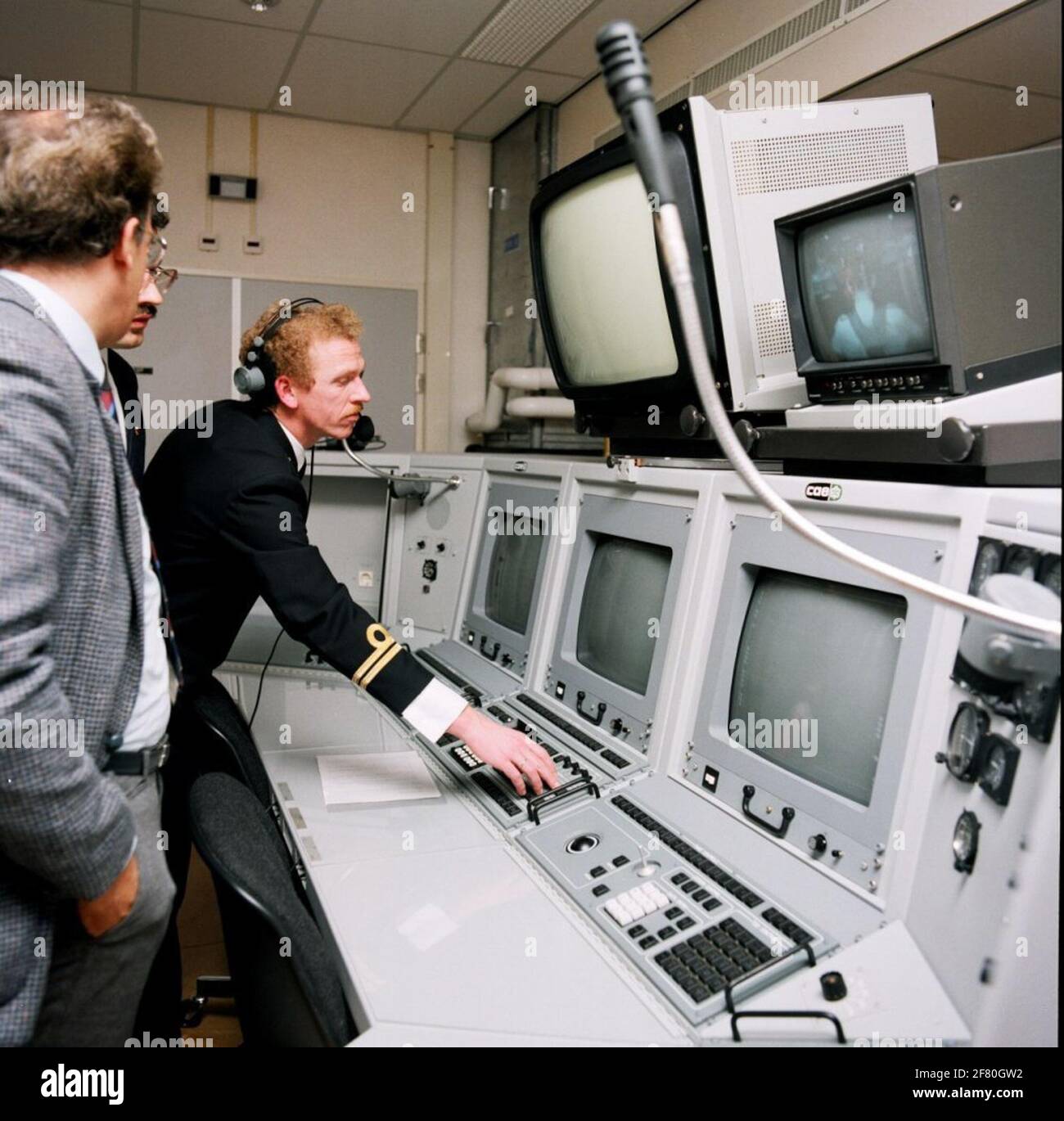 Demonstration of the control room during the commissioning of the Full ...