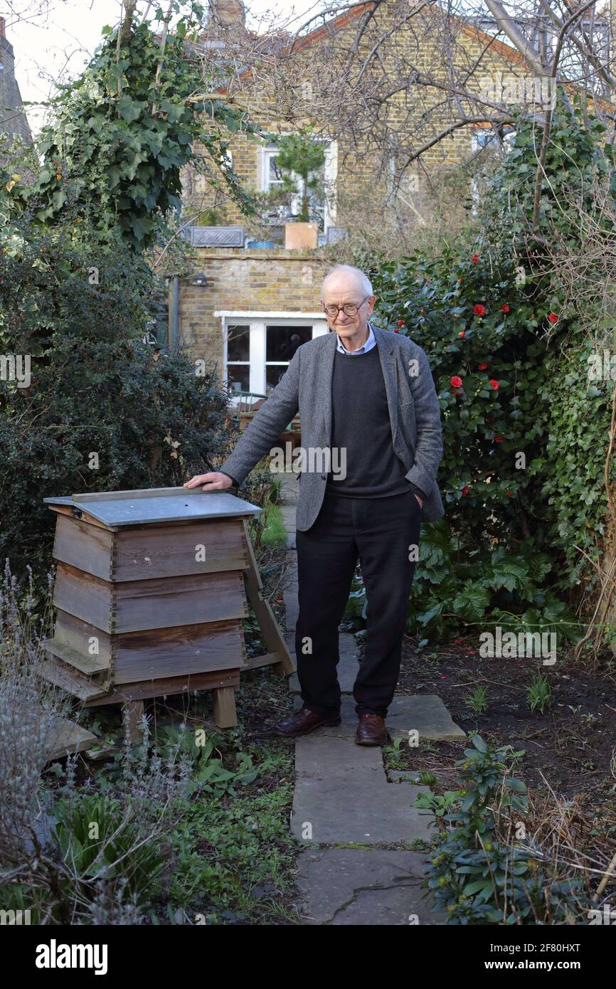 Neurosurgeon henry marsh hi-res stock photography and images - Alamy