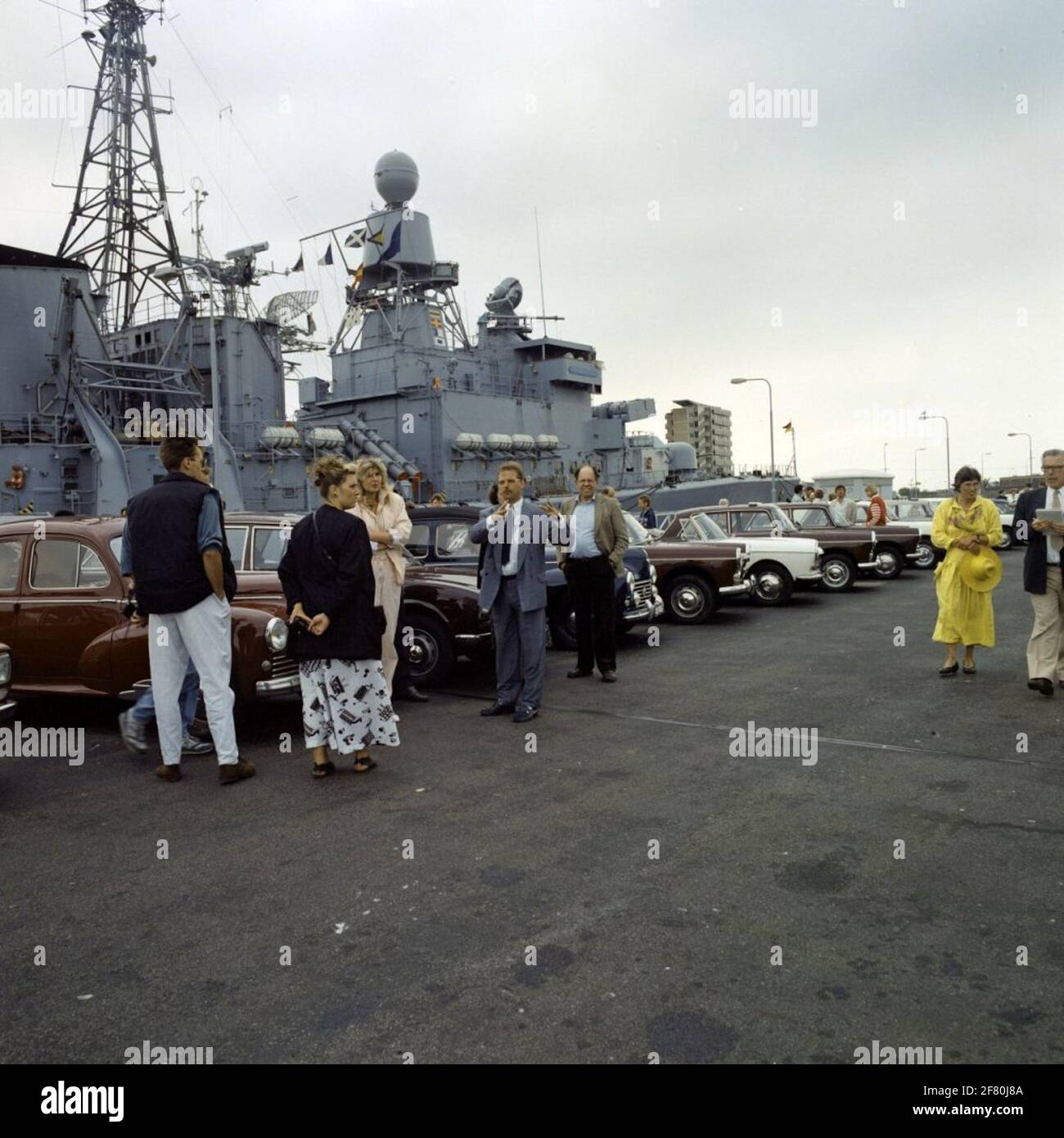 Oldtimers on the quay arranged with Frigates and Destroyers in the ...
