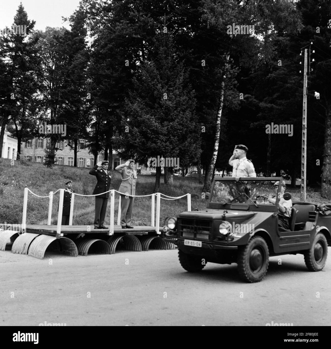 French army officer places hi-res stock photography and images - Alamy