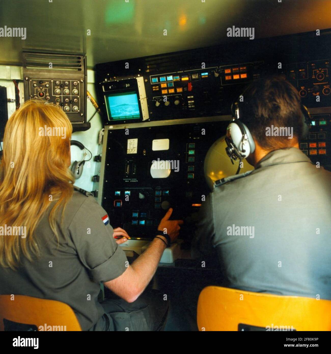 The "Battery Control Officer (BCO)" (r.) And its assistant (l.) Tures ...