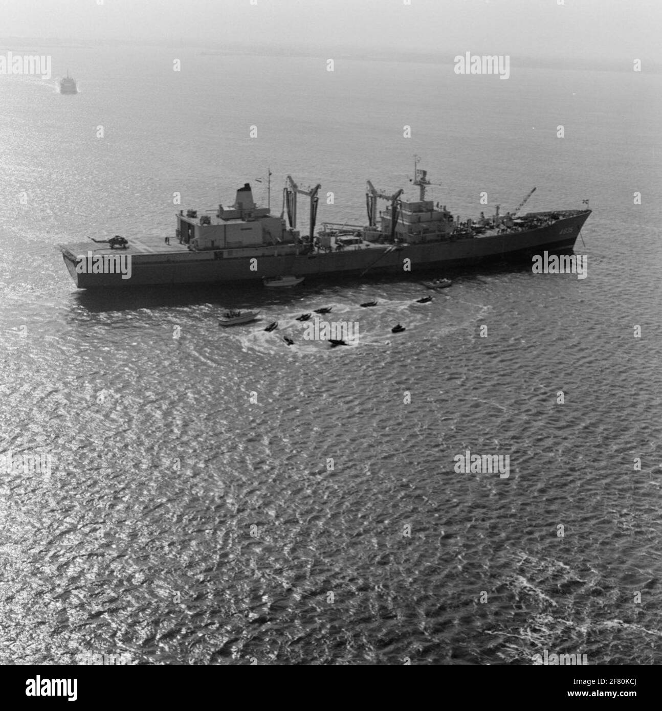 Hr.Ms Poolster (A 835) Mariniersoefening Stock Photo - Alamy