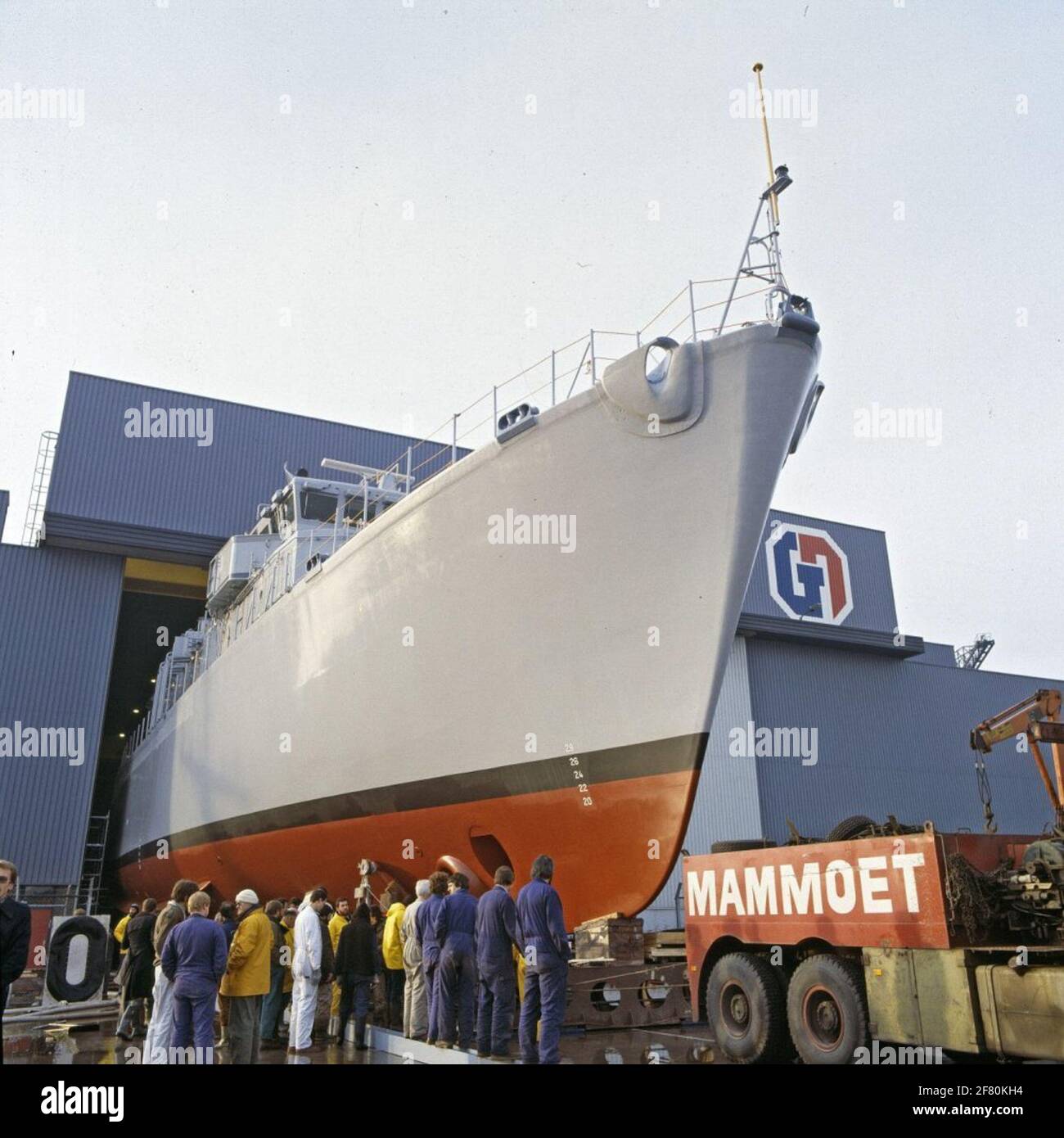 The Mine hunter Scheveningen (1984-2002) under construction is drawn ...