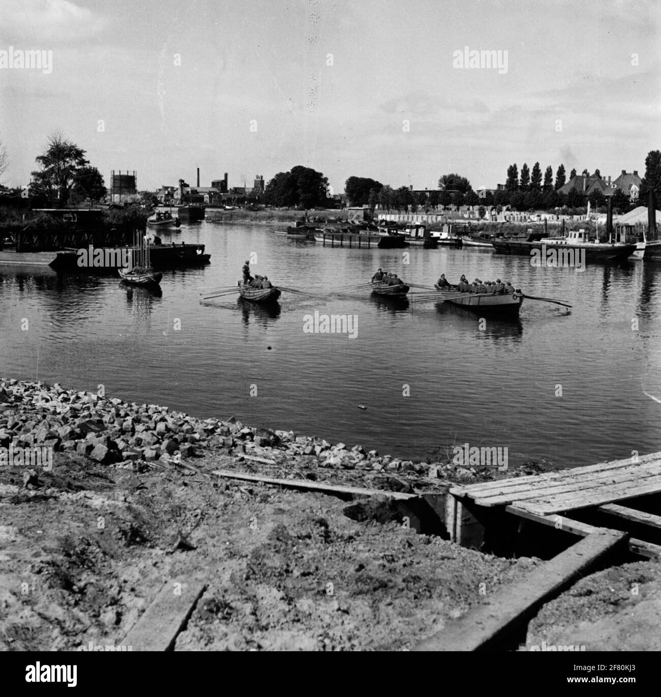 Exercise Pontonniers 2nd Regiment Genie, Papendrecht Stock Photo - Alamy
